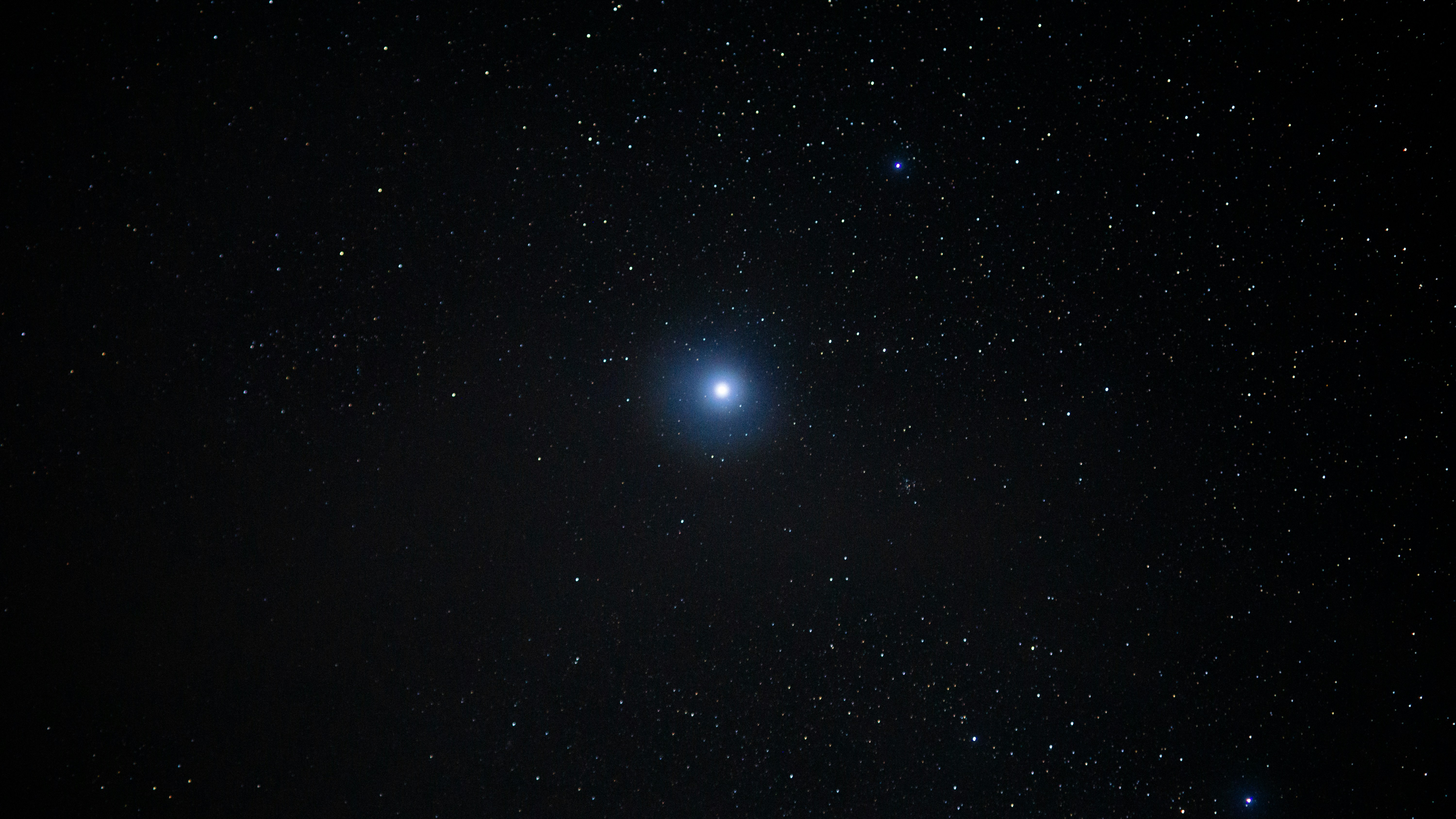 Sirius Star | Bright star shining in the dark night sky.