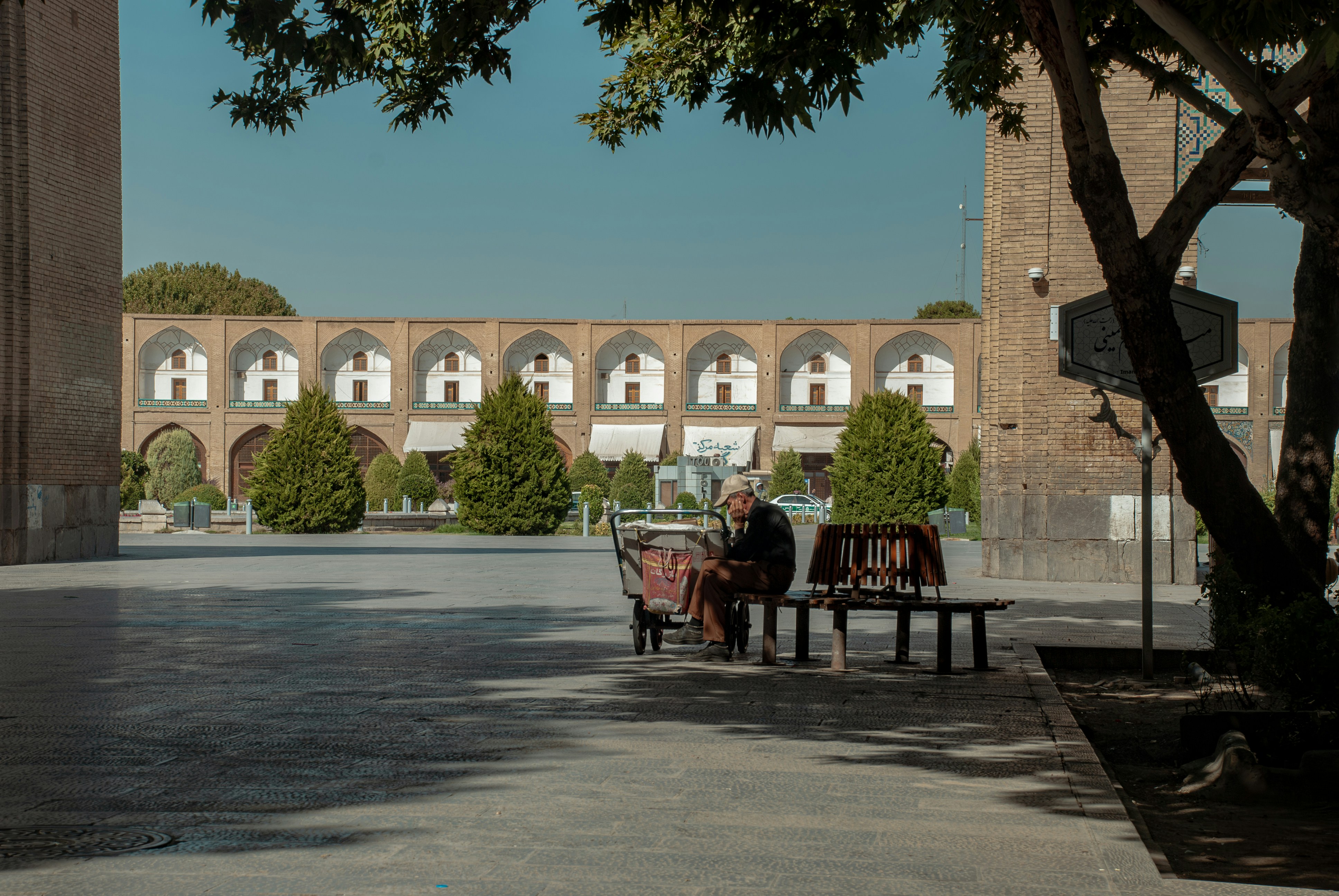 Captured in Isfahan, Naghsh-e Jahan Square Summer 1403 — with Nikon D80 & 18–135mm lens. A classic camera, a timeless place, and a frame full of stories. 📍به همراه یکی از دوستان