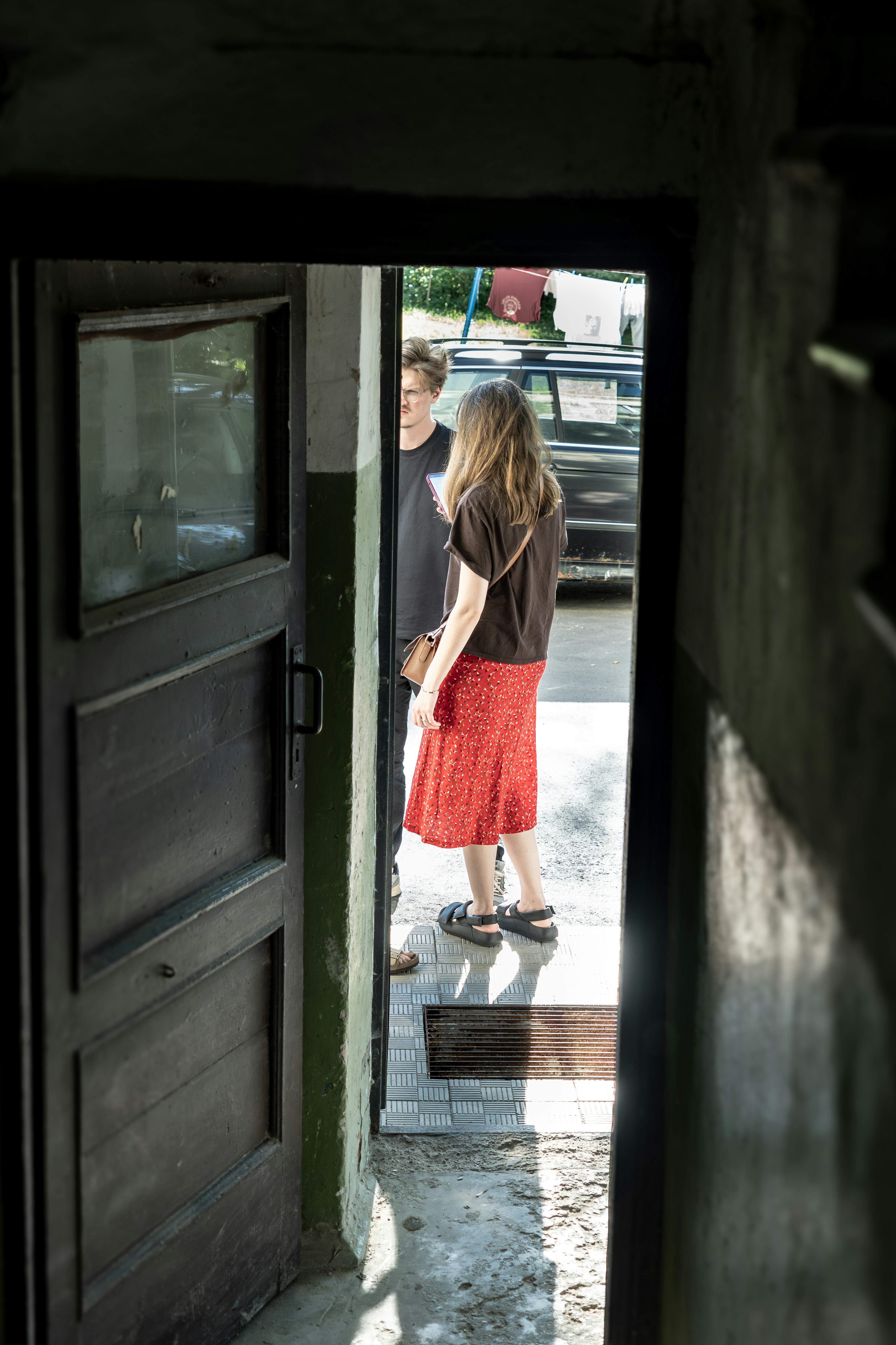 Threshold Conversations: A Glimpse into Everyday Life