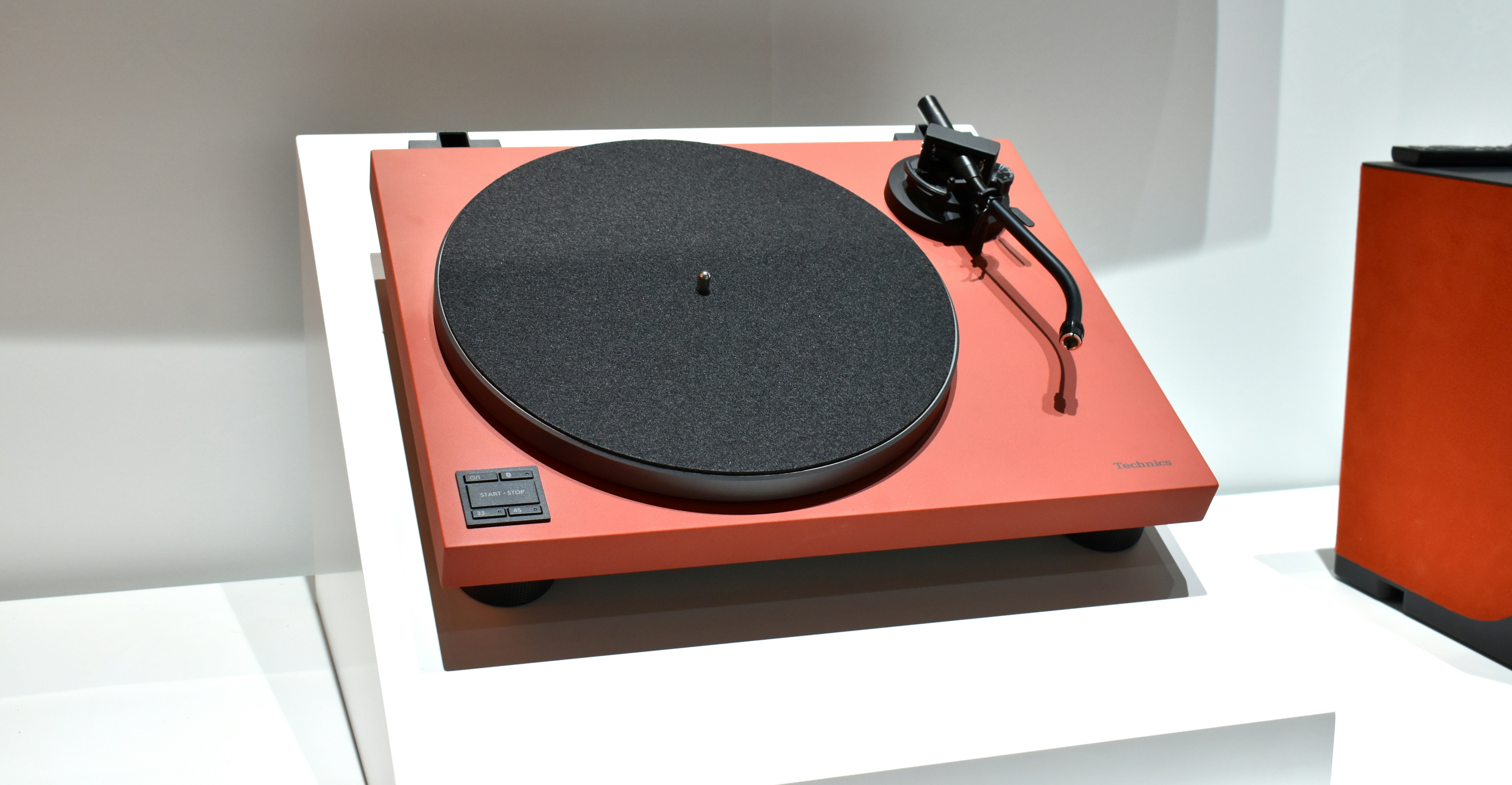 The Modern Spin: A Fusion of Retro and Contemporary Design