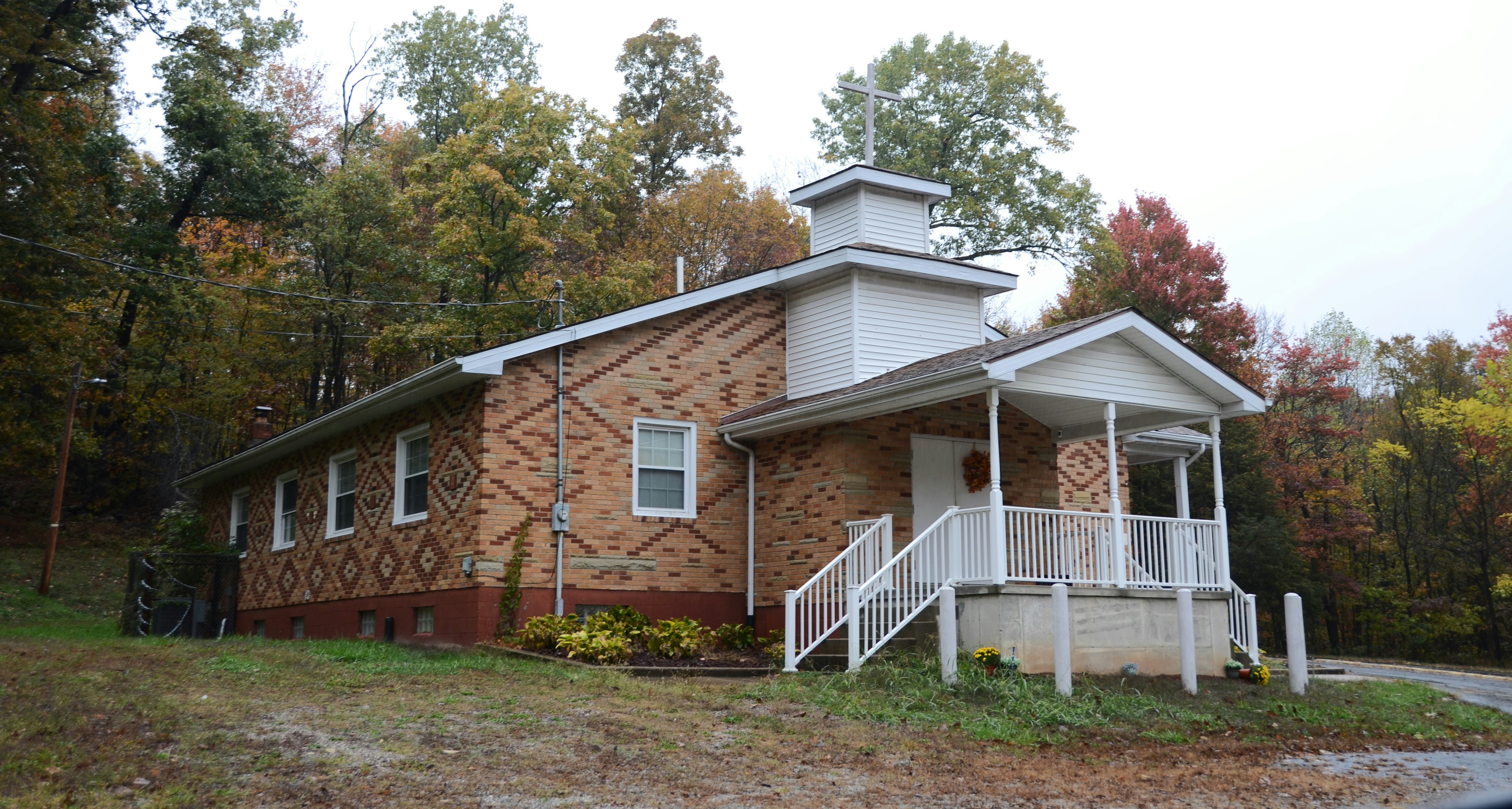 Rustic Retreat: A Community Haven Amidst Autumn's Embrace