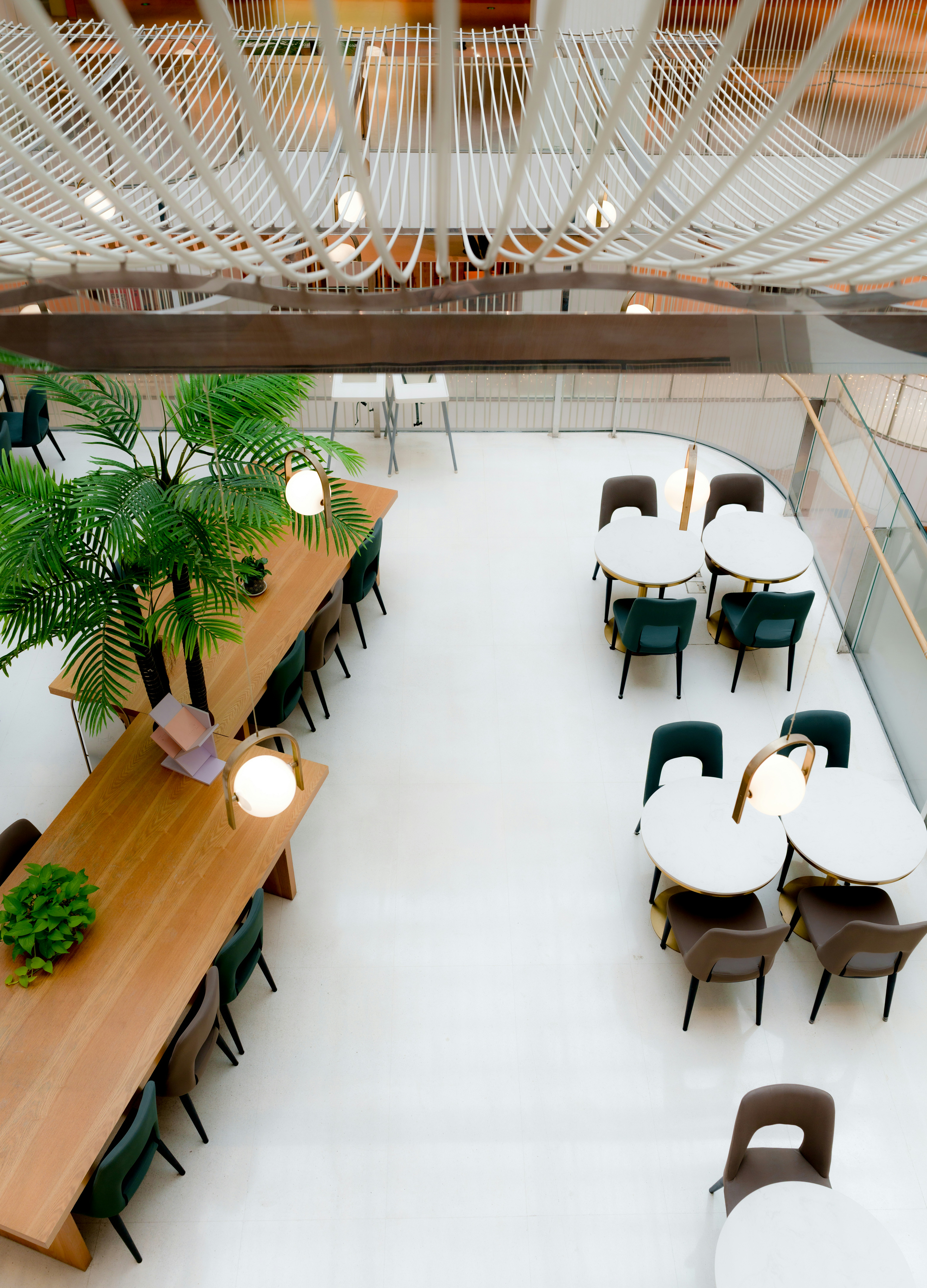 Modern Restaurant Interior Pictures | Download Free Images on Unsplash