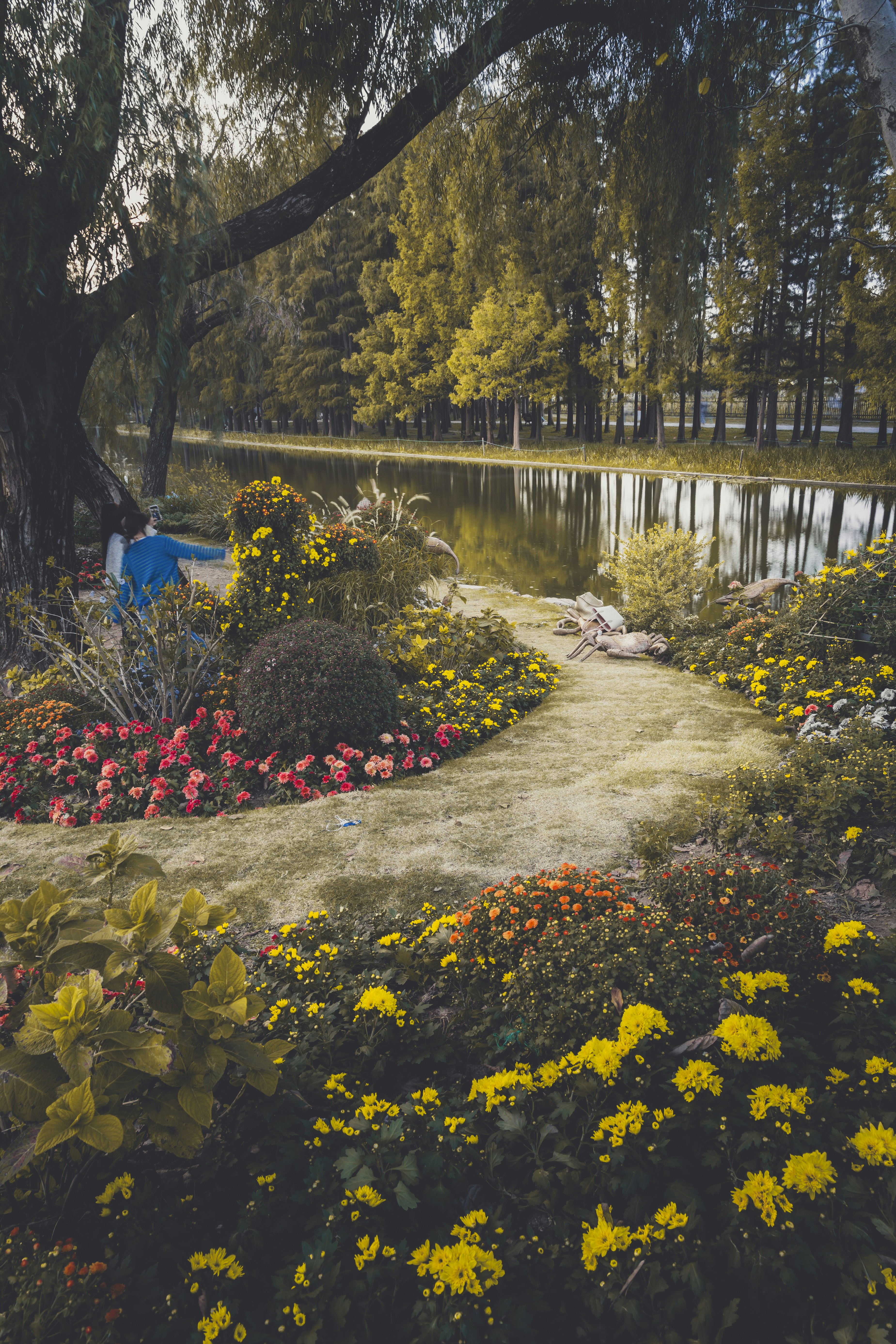 Serenity by the Waterside: A Floral Retreat