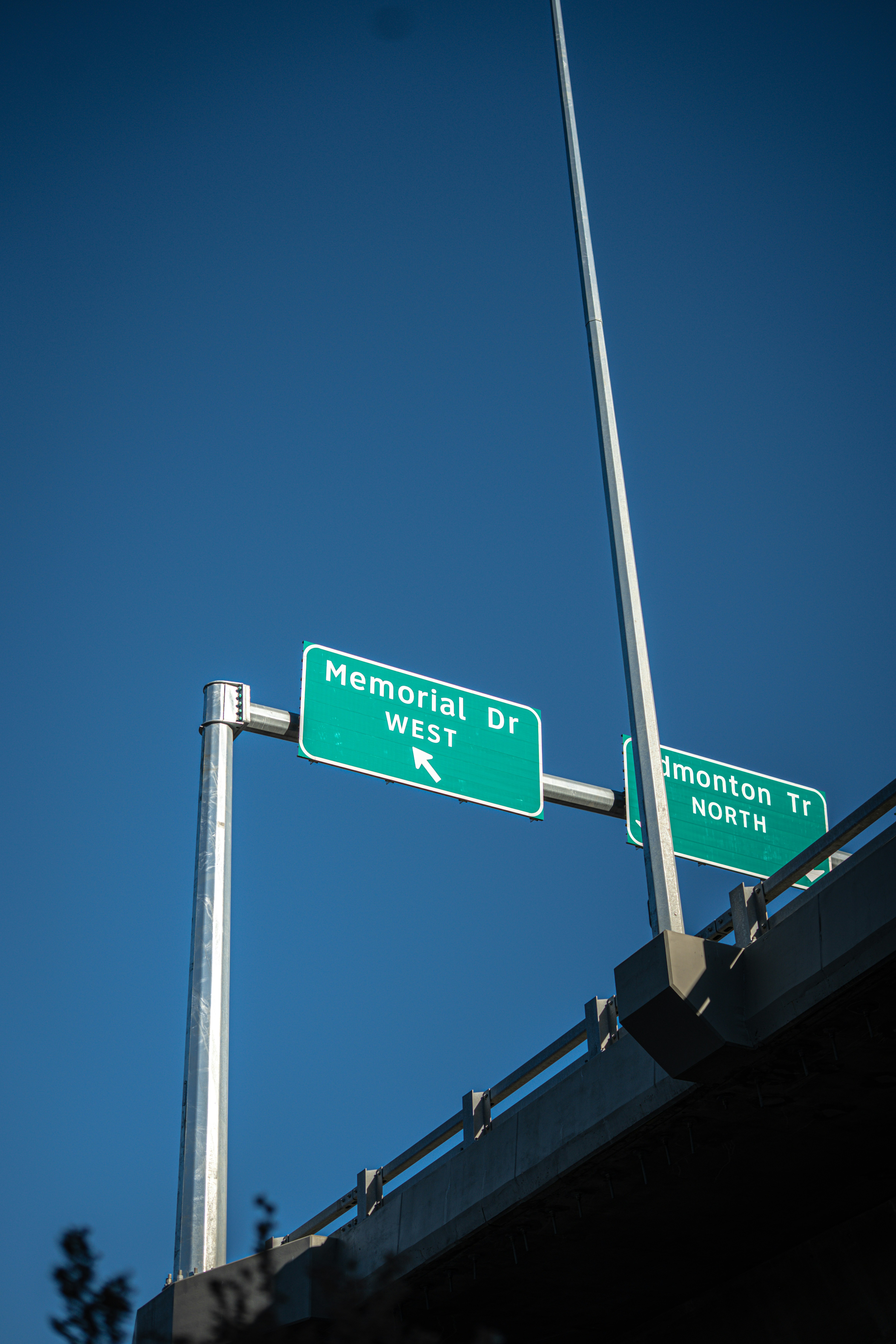 Green highway signs point west and north. photo – Free Blue sky Image ...