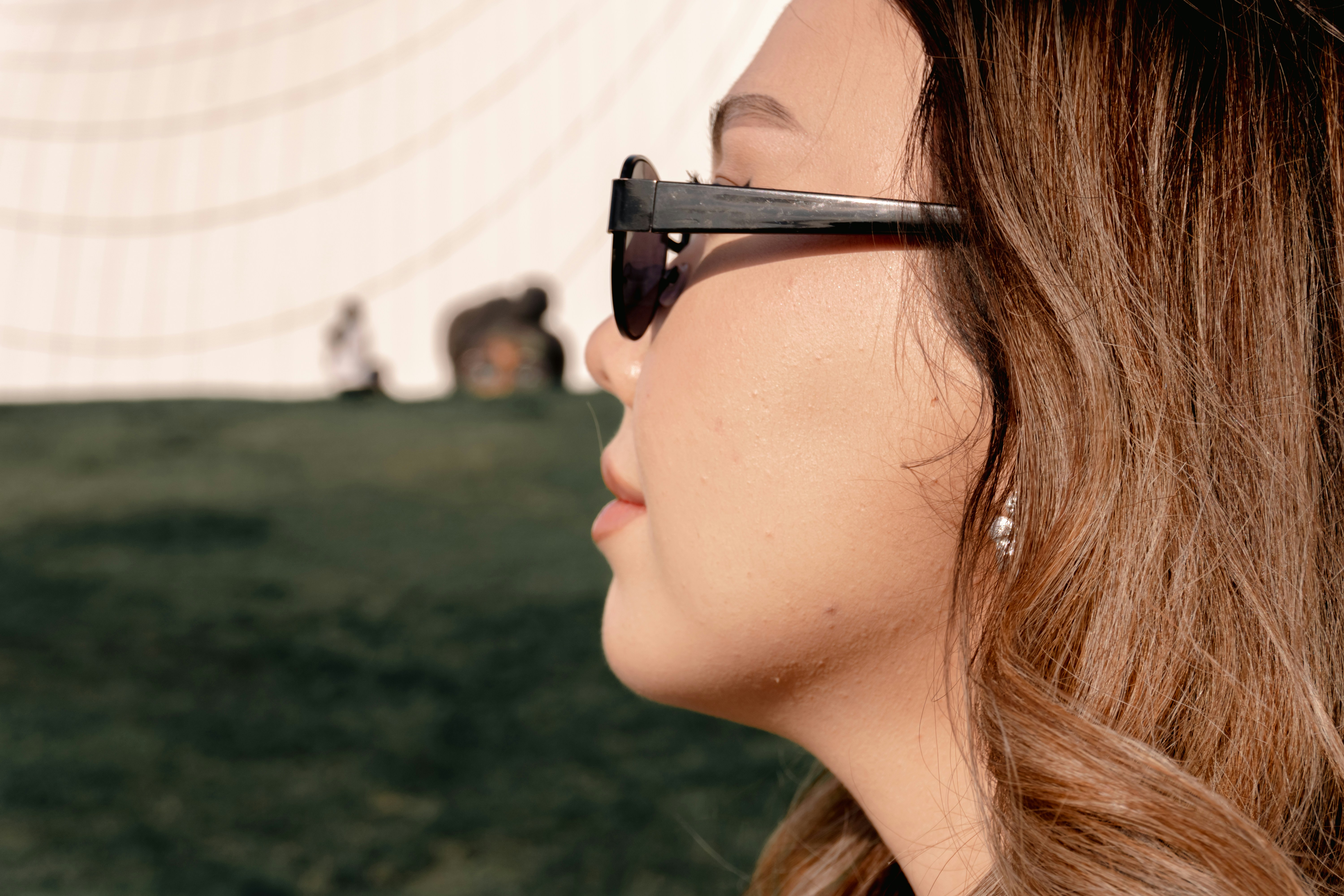 Profile in Focus: Sunglasses, Sunlit Confidence