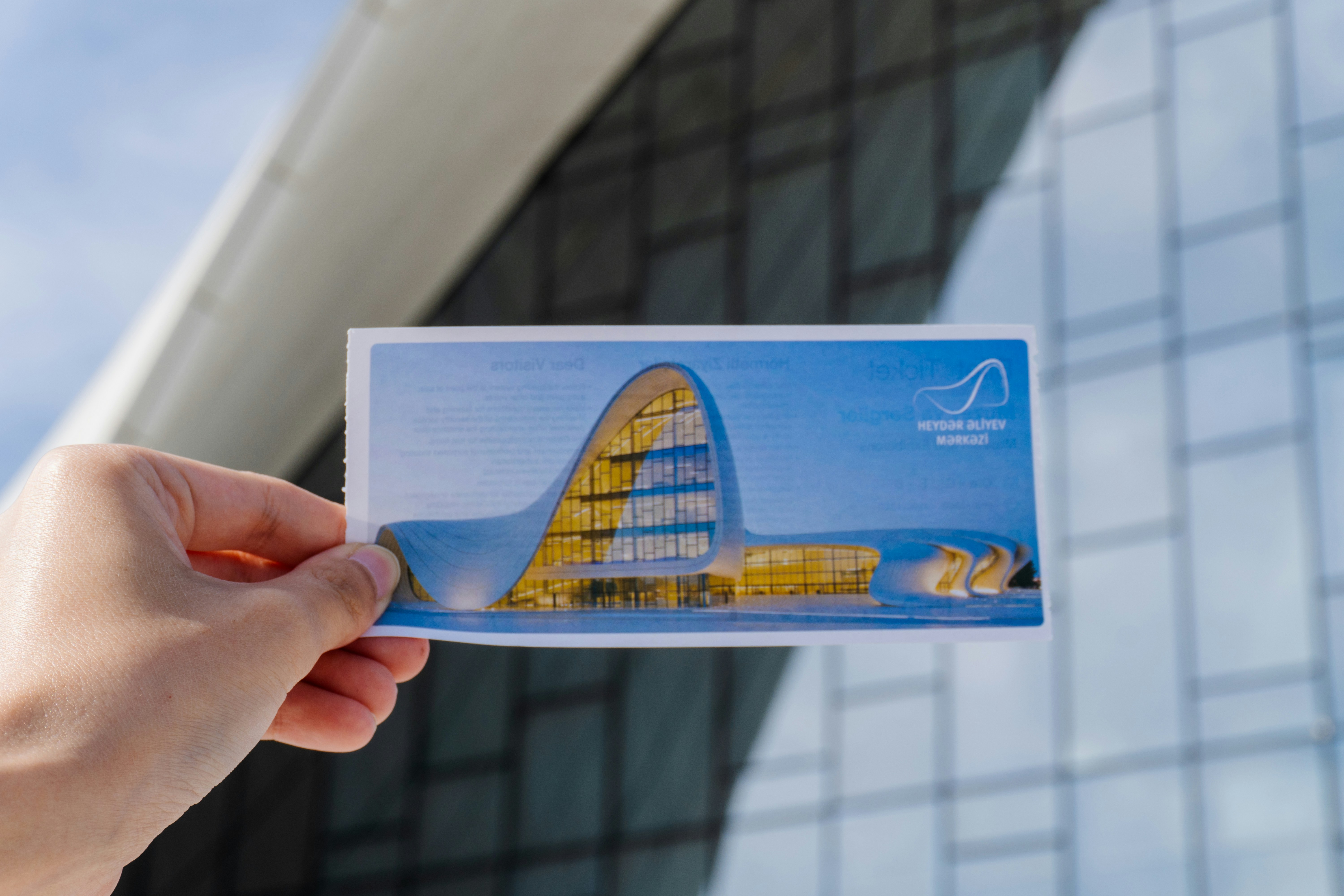 Blue Card Against the Glass Cathedral: a Gesture Before Modern Architecture