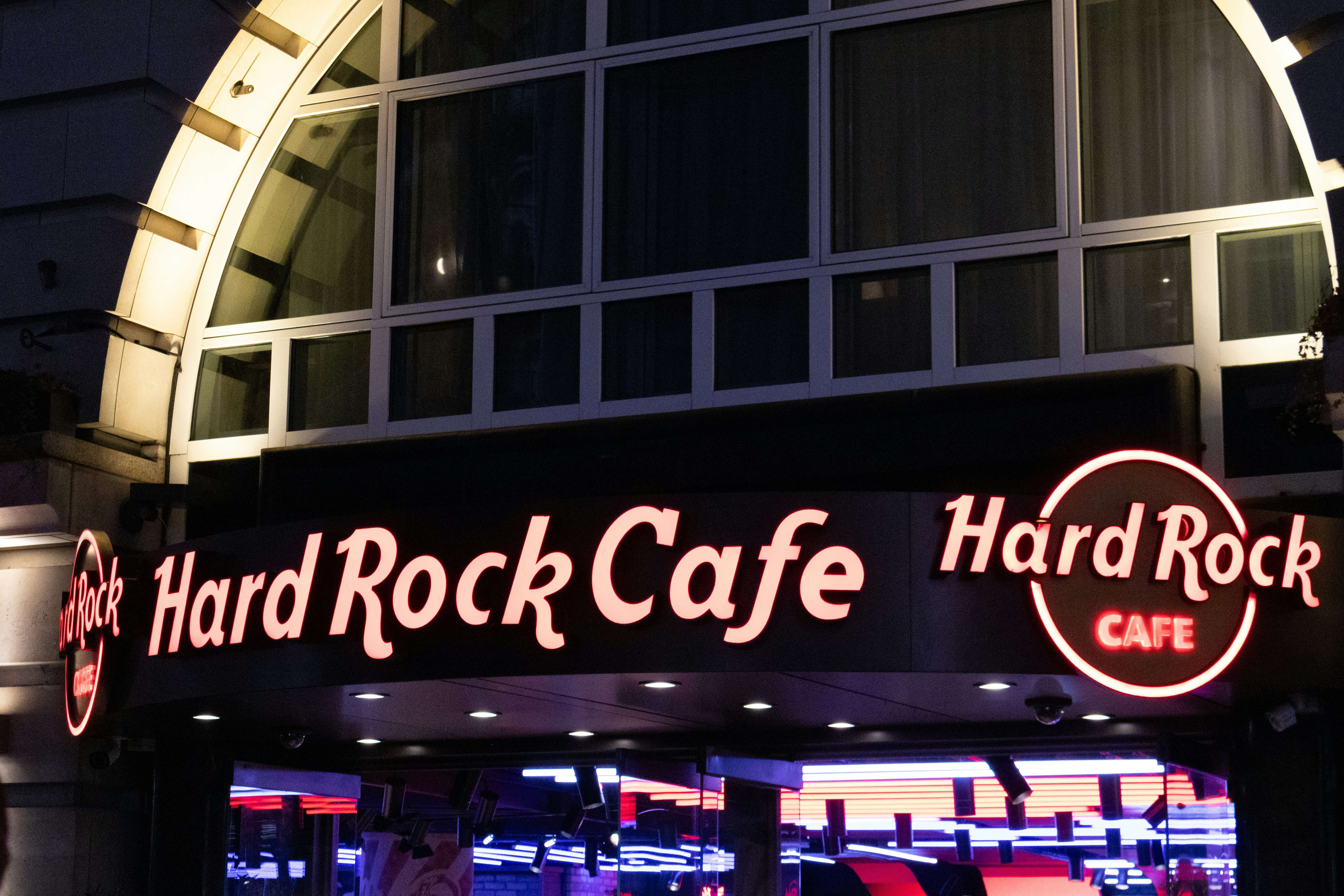 Neon Bloom Over the Arch: Night Signage of the Hard Rock Café