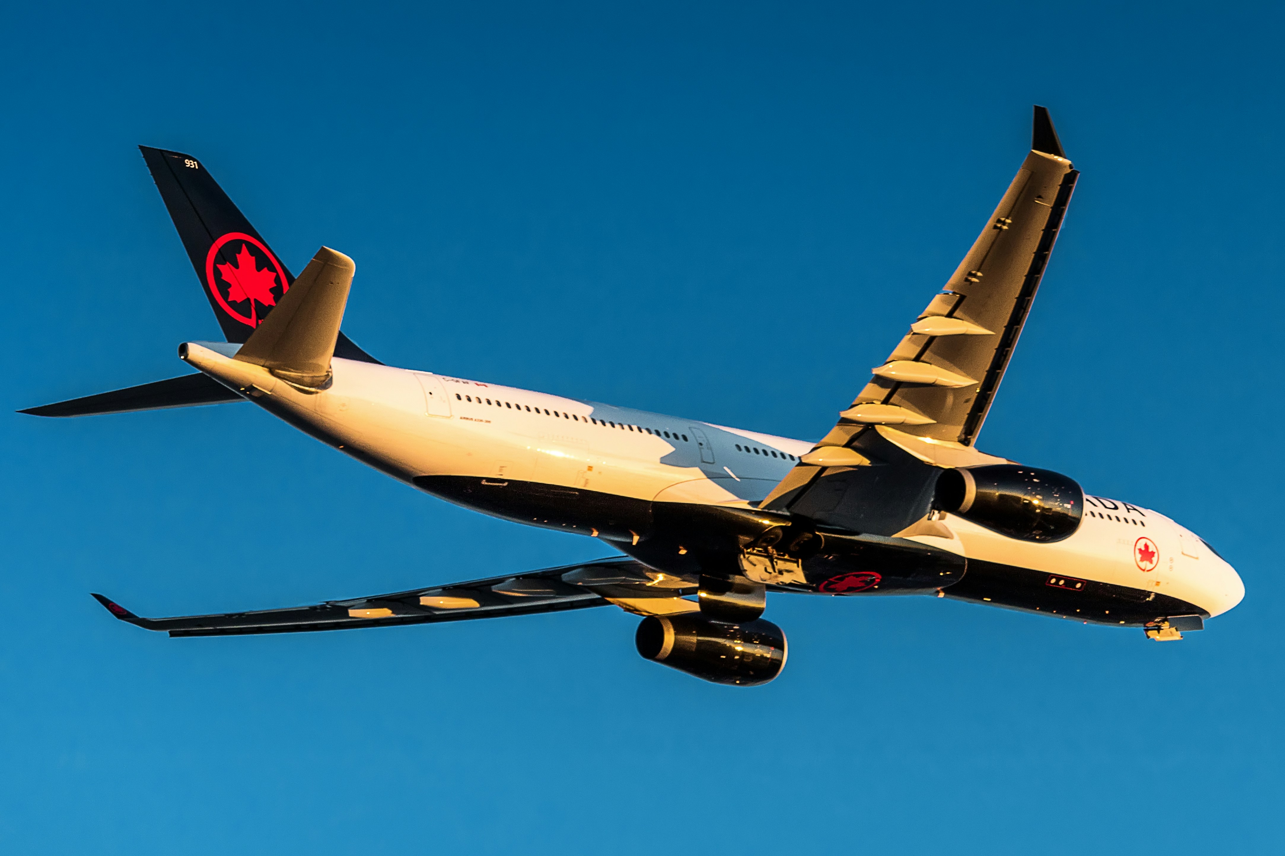 Air Canada Airbus A330-300, Montreal - Pierre-Elliott Trudeau International Airport (YUL)