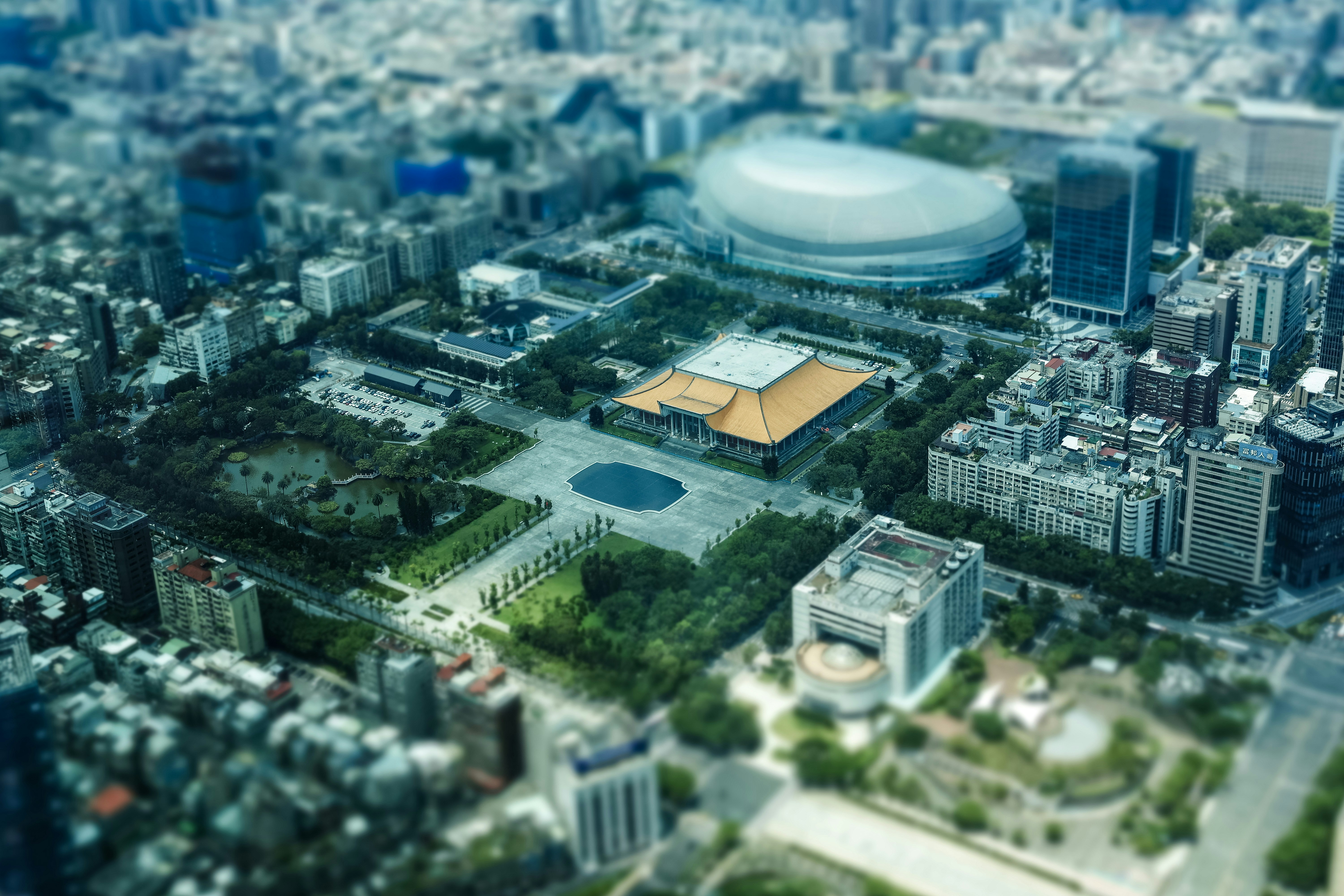 Photo by Maxim Klimashin with Canon EOS R6 Mark II