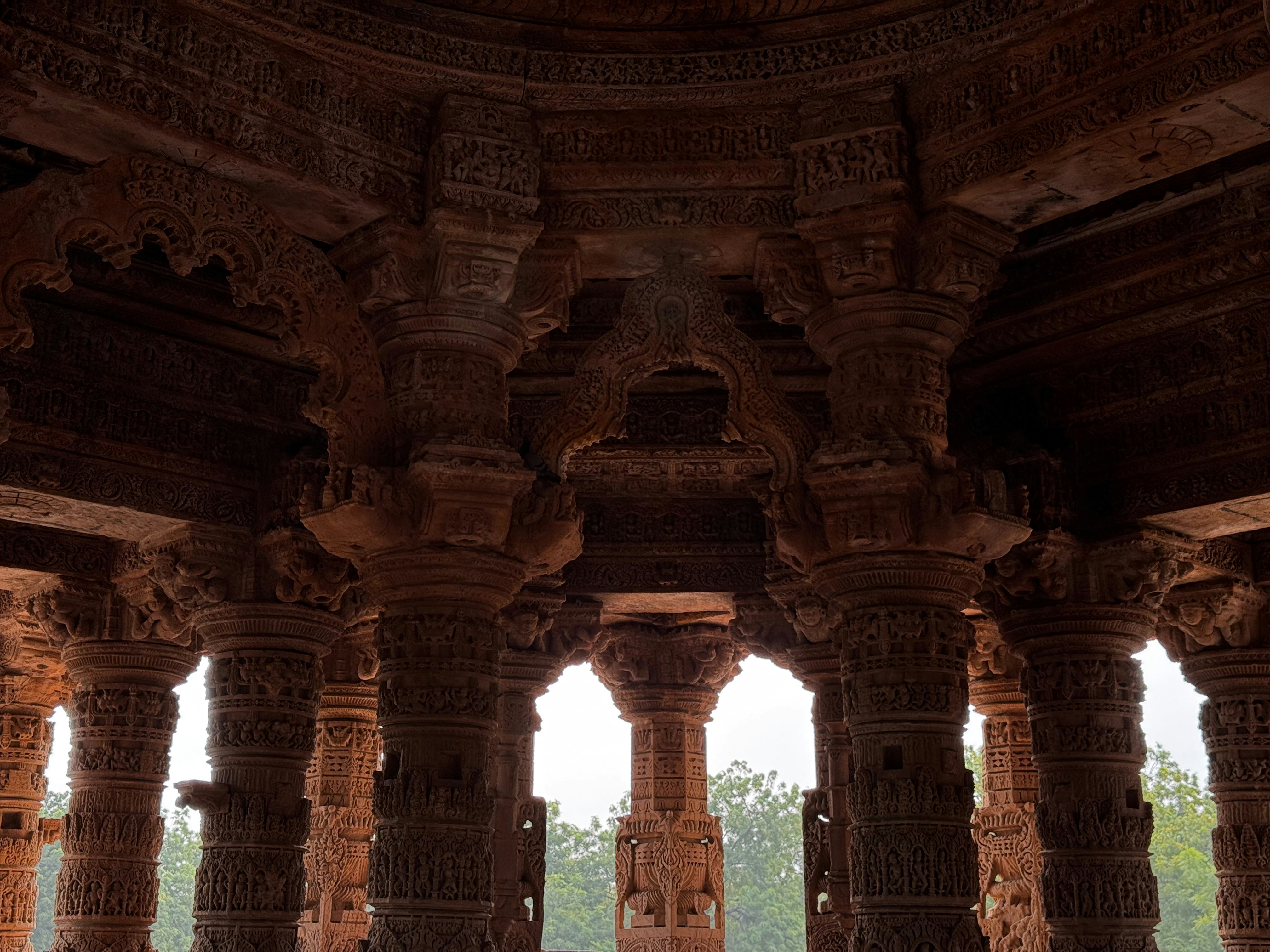 Built in the 11th century by King Bhima I of the Chalukya dynasty, the Modhera Sun Temple stands as a tribute to Surya, the Sun God — perfectly aligned with the first rays of the morning sun