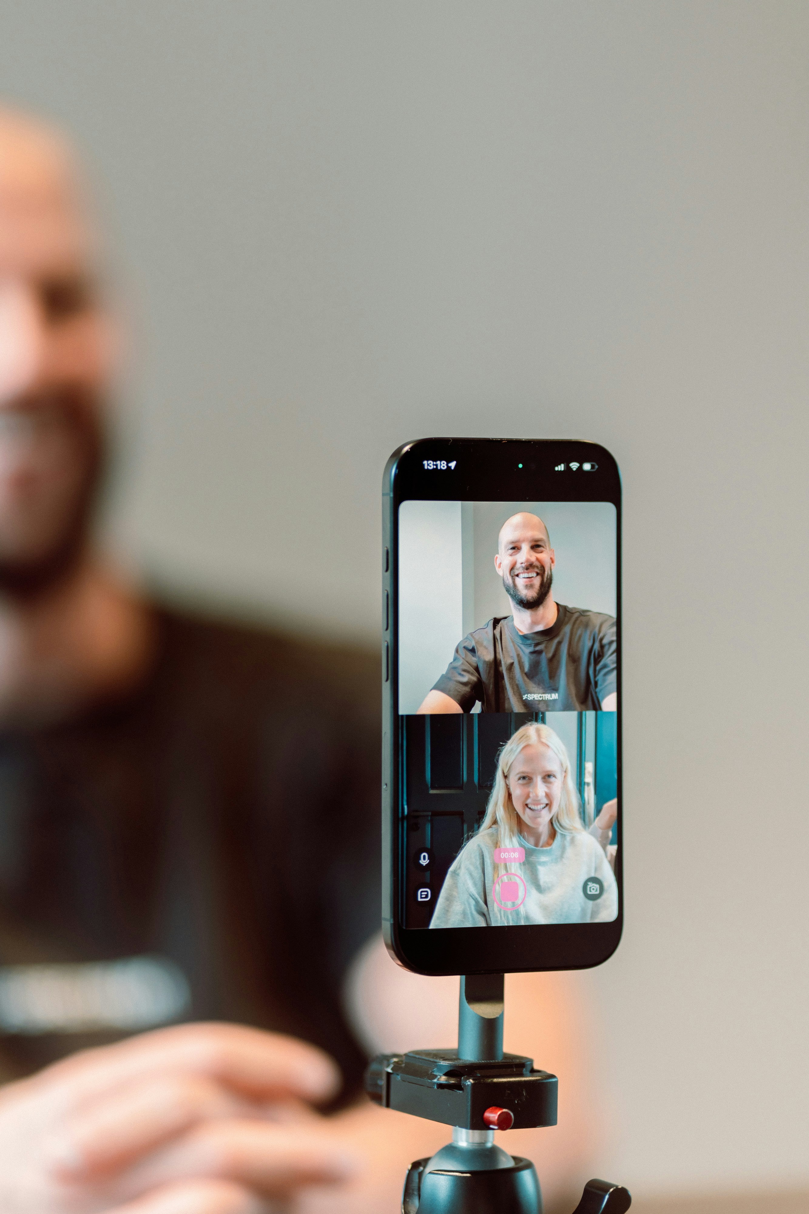 Dual-Frame on a Tripod: A Smartphone Telepresence Moment