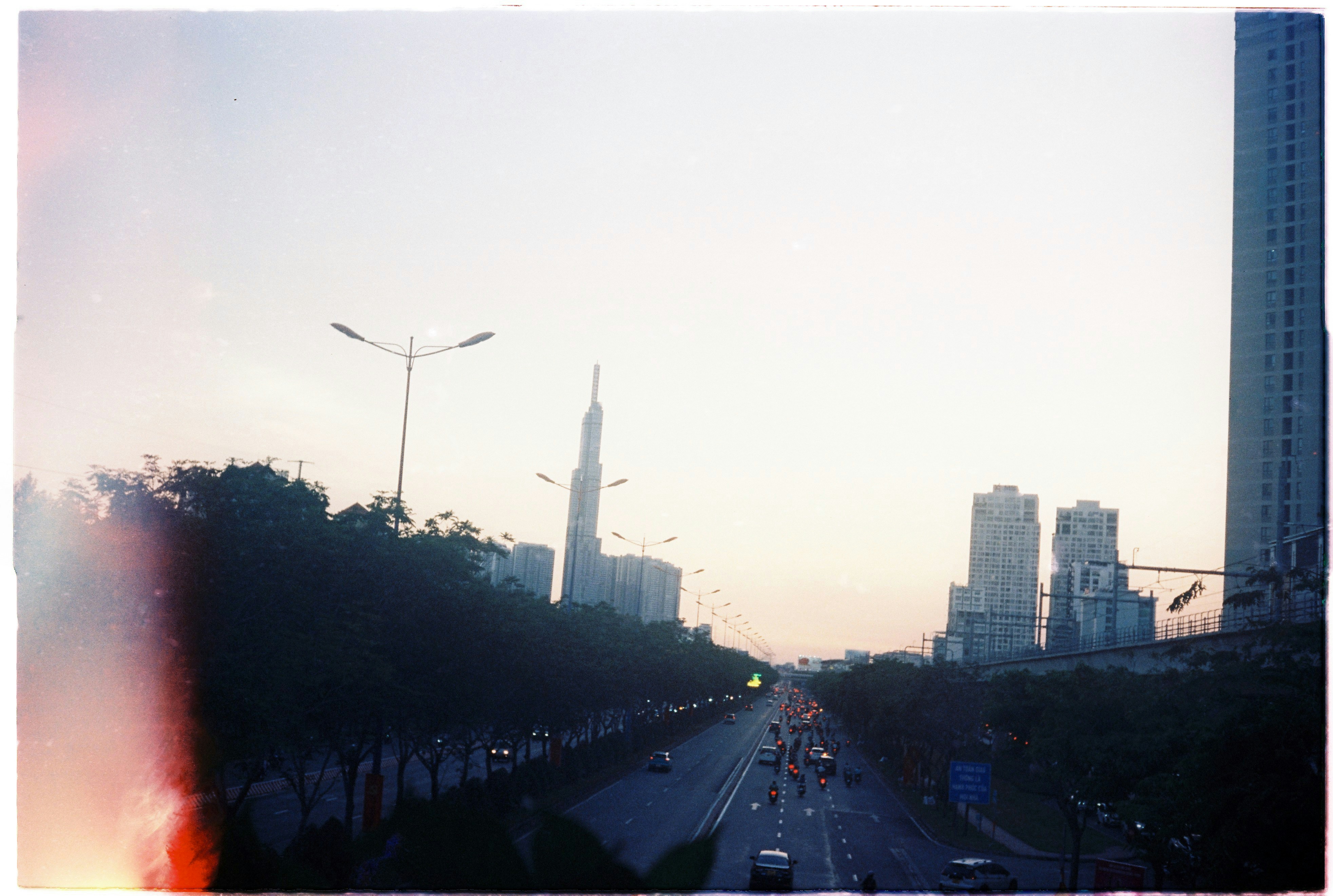 Photo by Le Tran Hoang Oanh with Fujifilm SP-3000