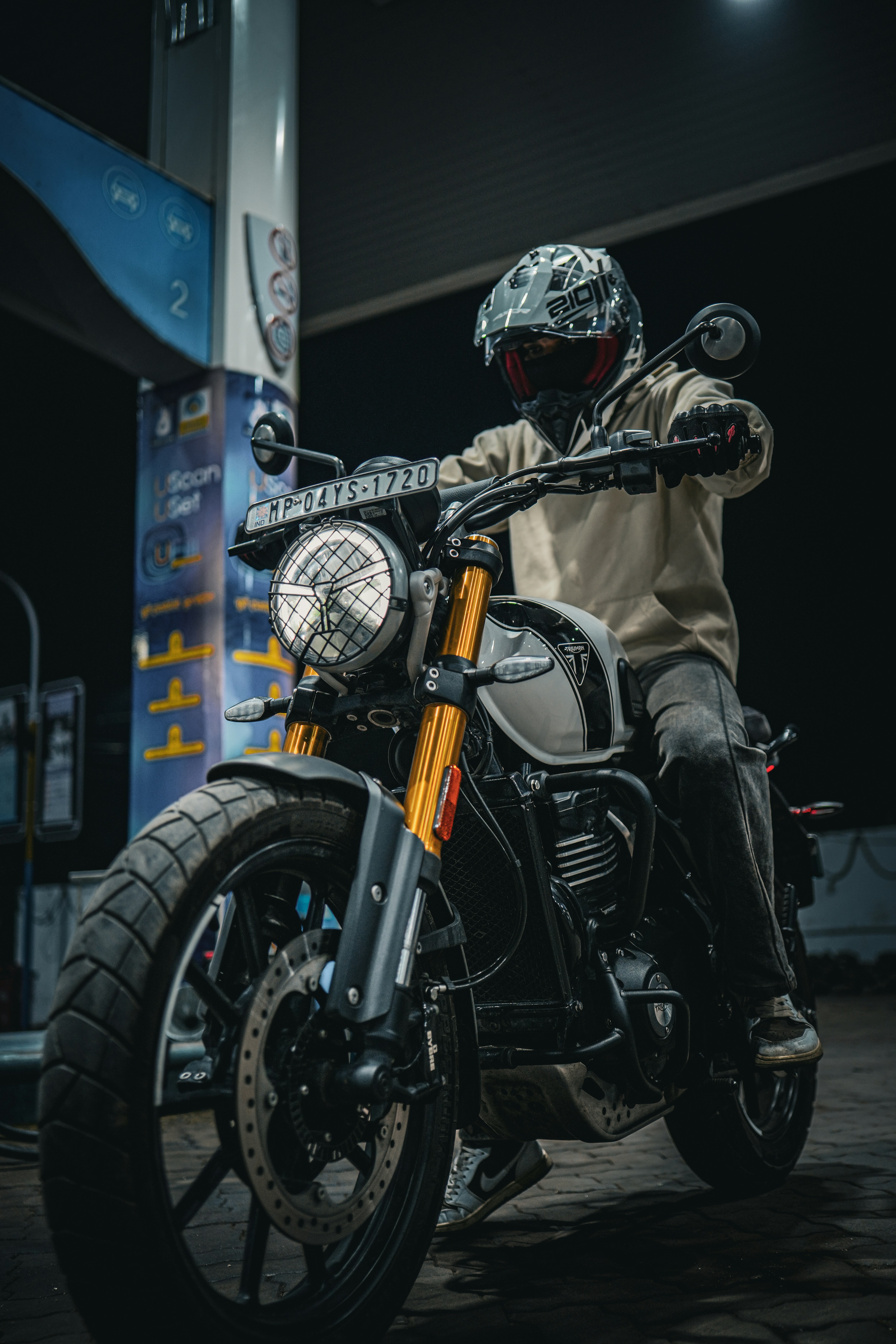 Photo by Dhruv vishwakarma with Sony Alpha 7 IV