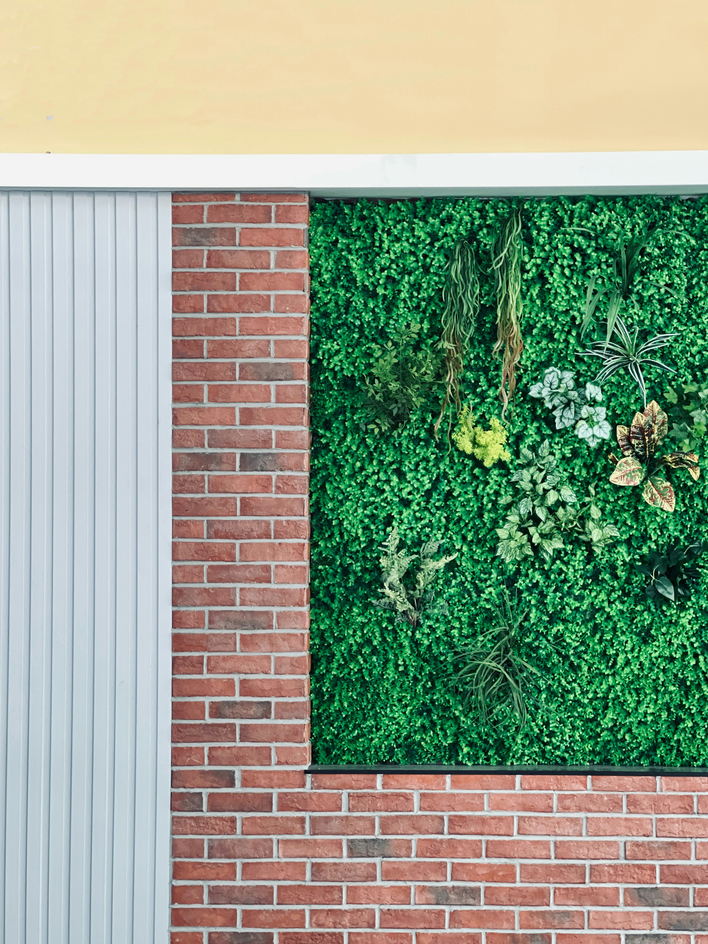 Urban Green Panel: A Brick-Framed Living Wall