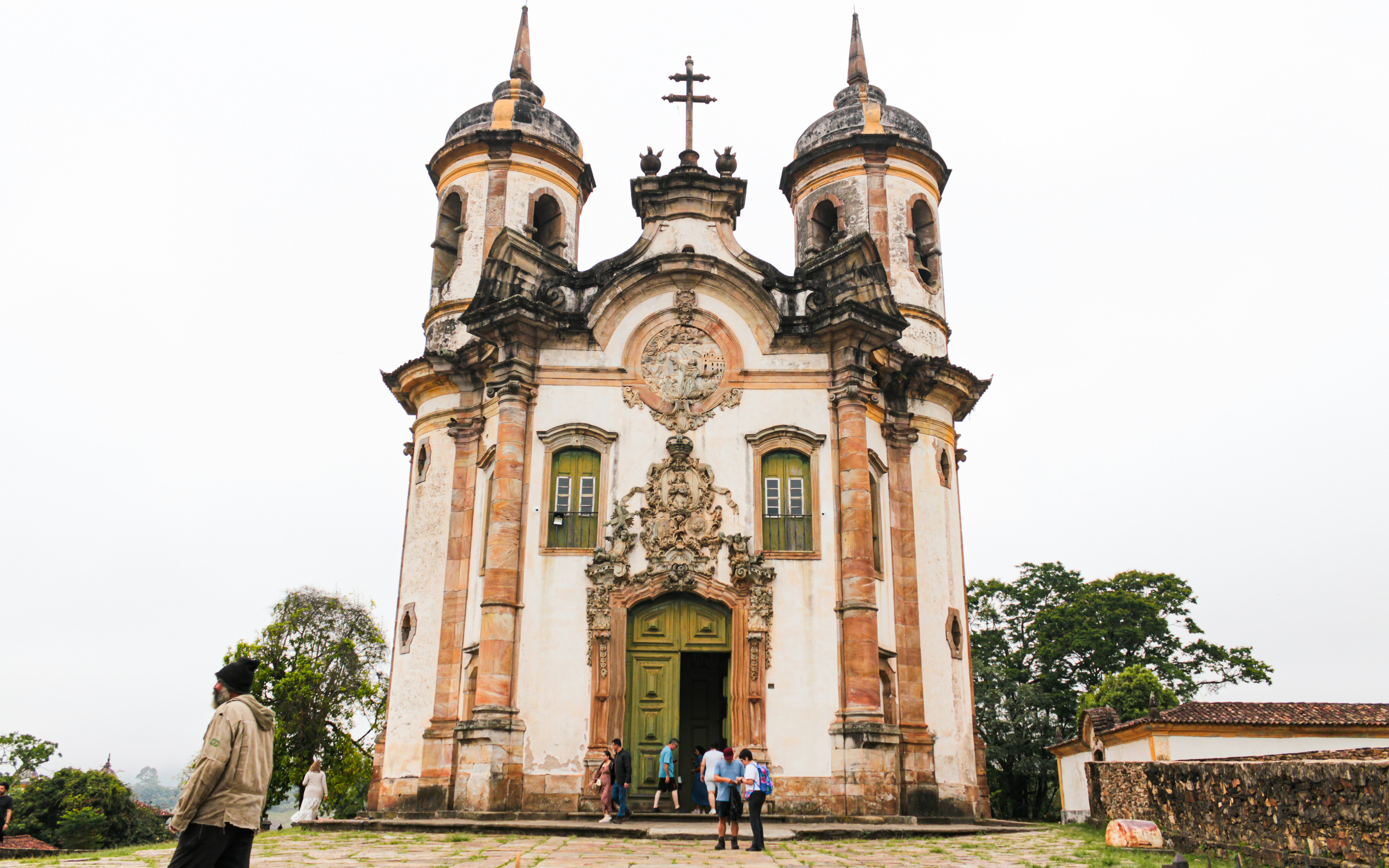 Portal of Baroque Grandeur: Facade, Towers, and Quiet Tourists