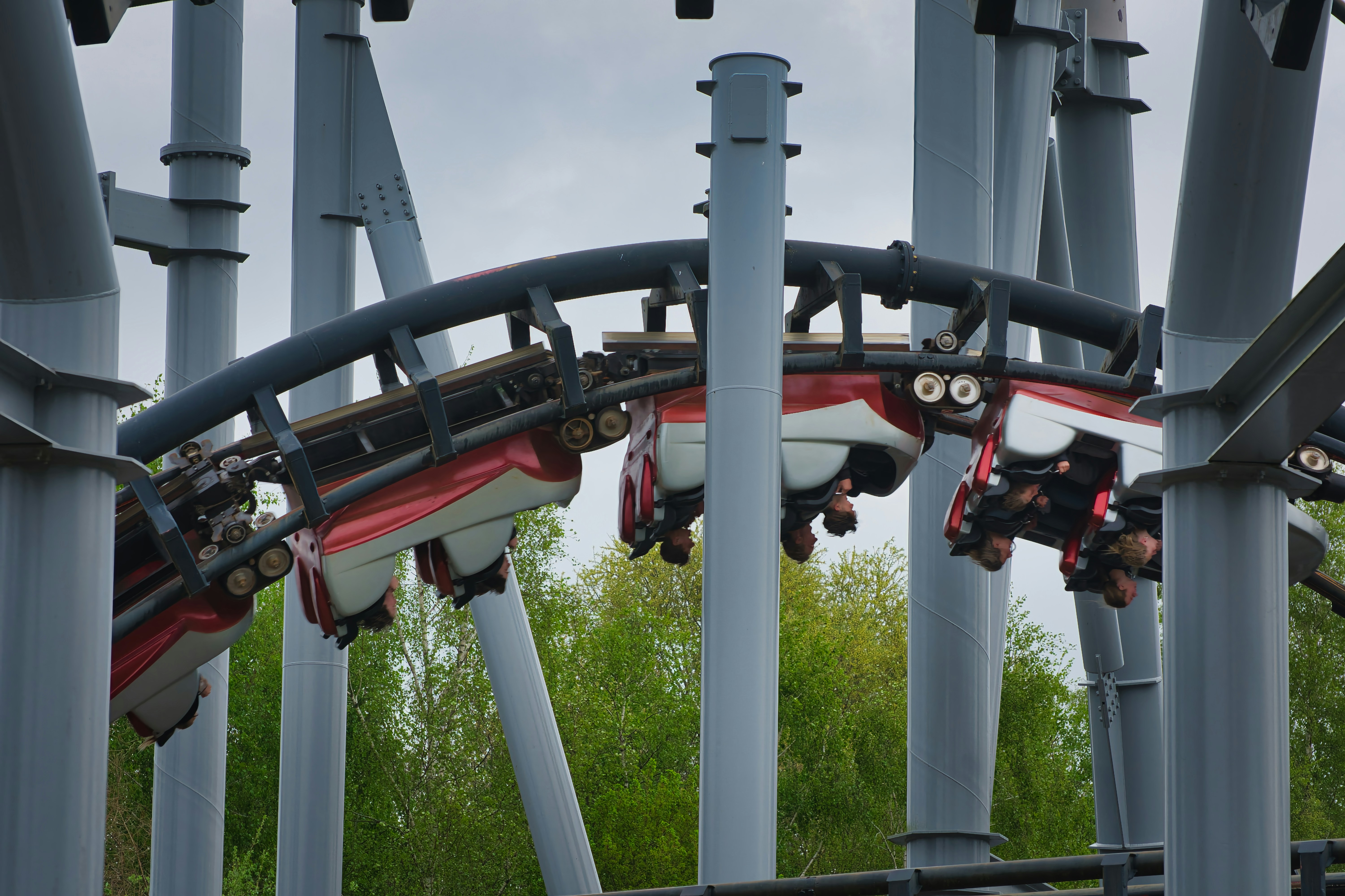 The Ride to Happiness – spin into pure euphoria. 🎢✨ Europe’s first Mack Xtreme Spinning Coaster takes you on a mind-bending journey of freedom, music, and motion. With onboard audio, five inversions, and unpredictable spins, every ride feels different — a symphony of speed and sensation inspired by Tomorrowland’s spirit of joy and discovery. 🎢 Ride Facts: Type: Xtreme Spinning Coaster (Mack Rides) Opened: 1 July 2021 Height: 33 m Length: 920 m Top Speed: 90 km/h Inversions: 5 Launches: 2 (LSM) Duration: ~3:00 min Trains: 2 trains, 4 cars each (2 rows × 2 riders per row) Theme Area: Tomorrow