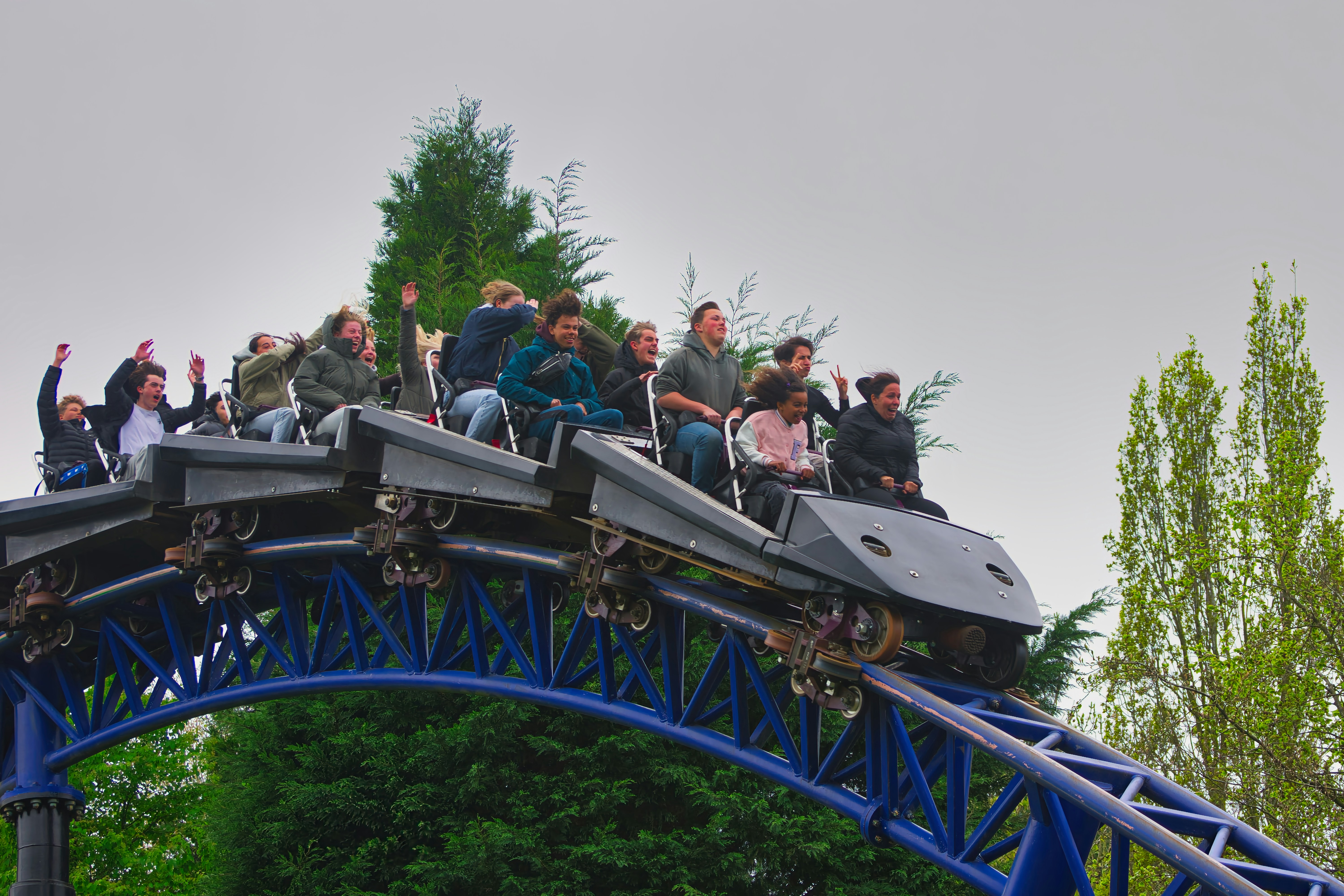 Goliath – the Dutch king of speed and airtime. 💚 Stretching across the skyline of Walibi Holland, this Intamin Mega Coaster delivers relentless ejector airtime, powerful turns, and glass-smooth pacing from start to finish. With its legendary Stengel dive and signature green track, Goliath stands tall as one of Europe’s most iconic coaster experiences. 🎢 Ride Facts: Type: Mega Coaster (Intamin) Opened: 2 April 2002 Height: 46.8 m Length: 1,214 m Top Speed: 106 km/h Inversions: 0 Airtime Moments: 8+ Duration: ~1:32 min Trains: 2 trains, 8 cars each (2 riders per row) Theme Area: Speed Zone –