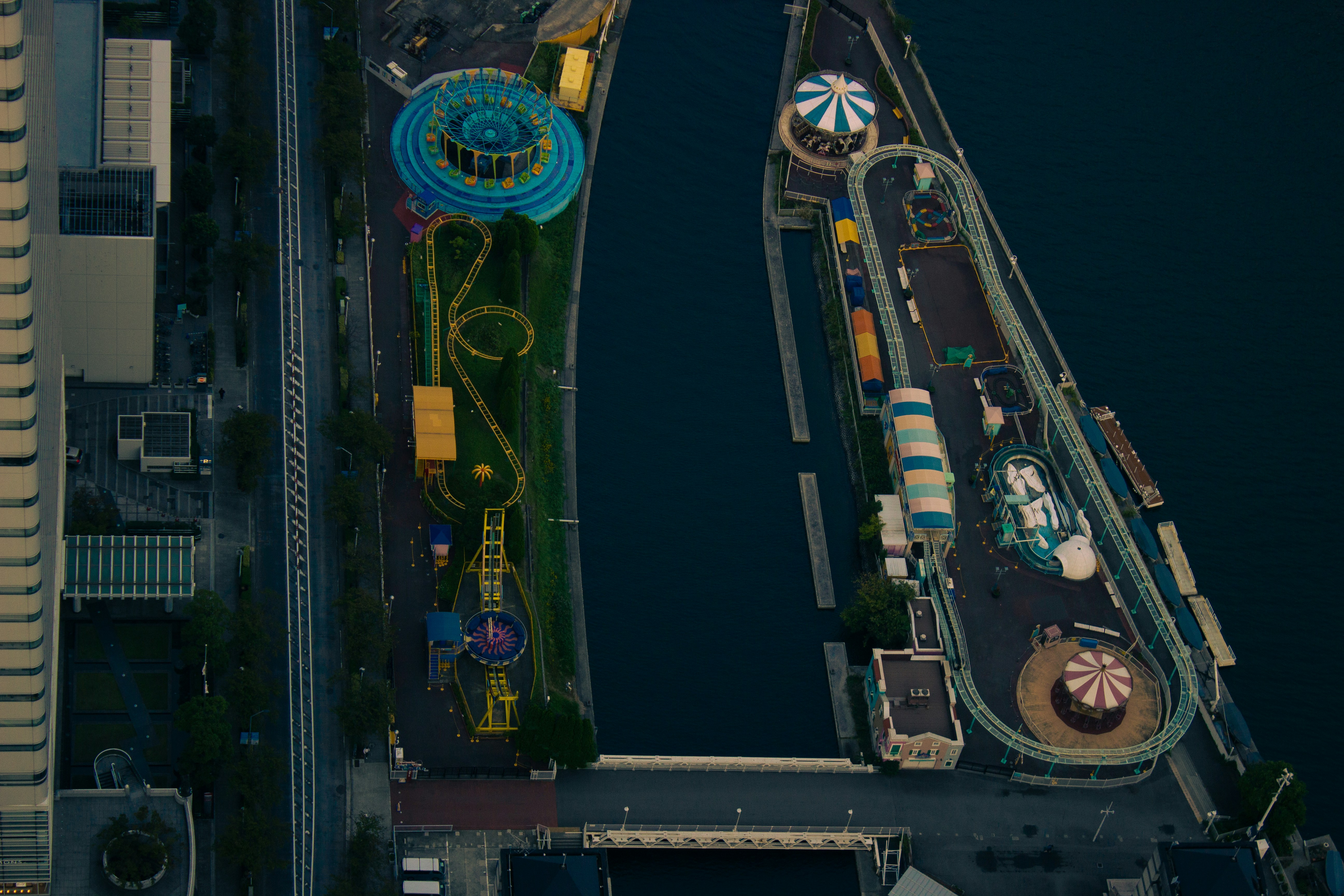 Yokohama Cosmo World Amusement Park and its famous Cosmo Clock 21 Ferris wheel in Minato Mirai, Yokohama, Japan.