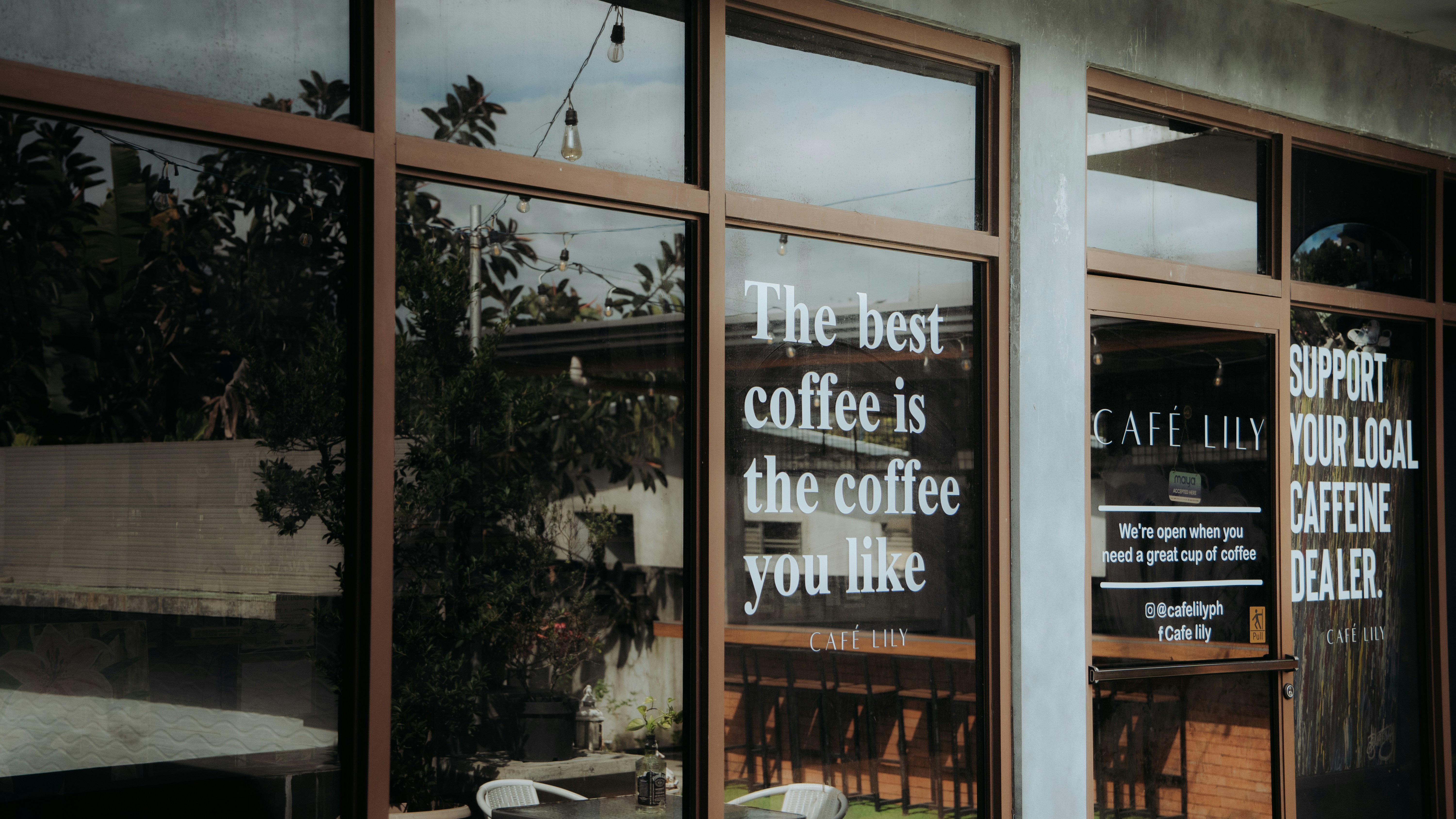 The Coffee You Like: A Glass-Front Dialogue in a Quiet Café