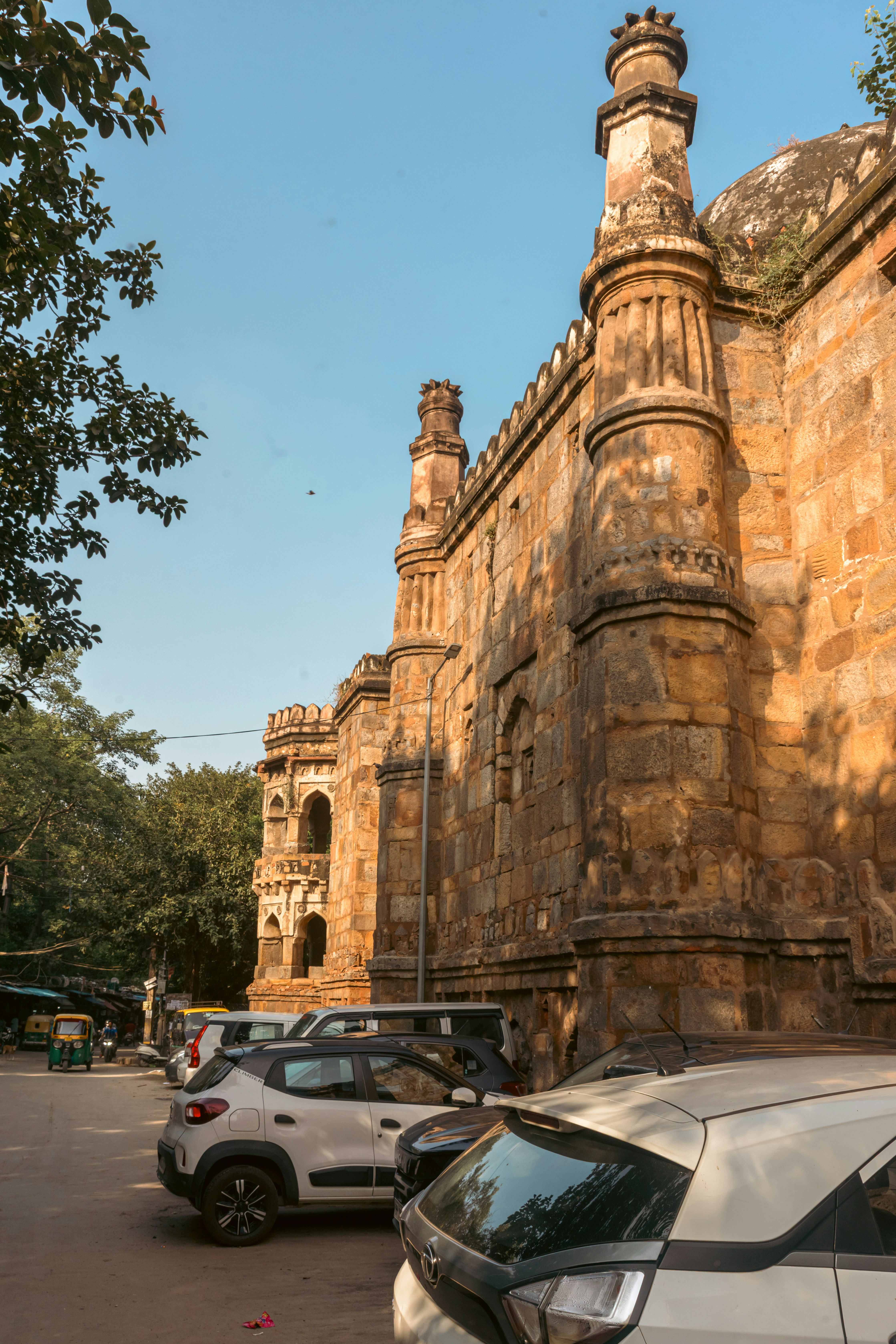 Masjid Moth is a sixteenth century mosque in South Delhi built in 1505 by Wazir Miya Bhoiya during the reign of Sikander Lodi. It reflects the evolving mosque design of the Lodi period and is known for its domed structure and detailed stonework. The mosque stands today within the neighbourhoods of South Extension and Uday Park and is protected as a Monument of National Importance. A local legend says the mosque was funded through the repeated planting of a single lentil seed, which inspired its name.