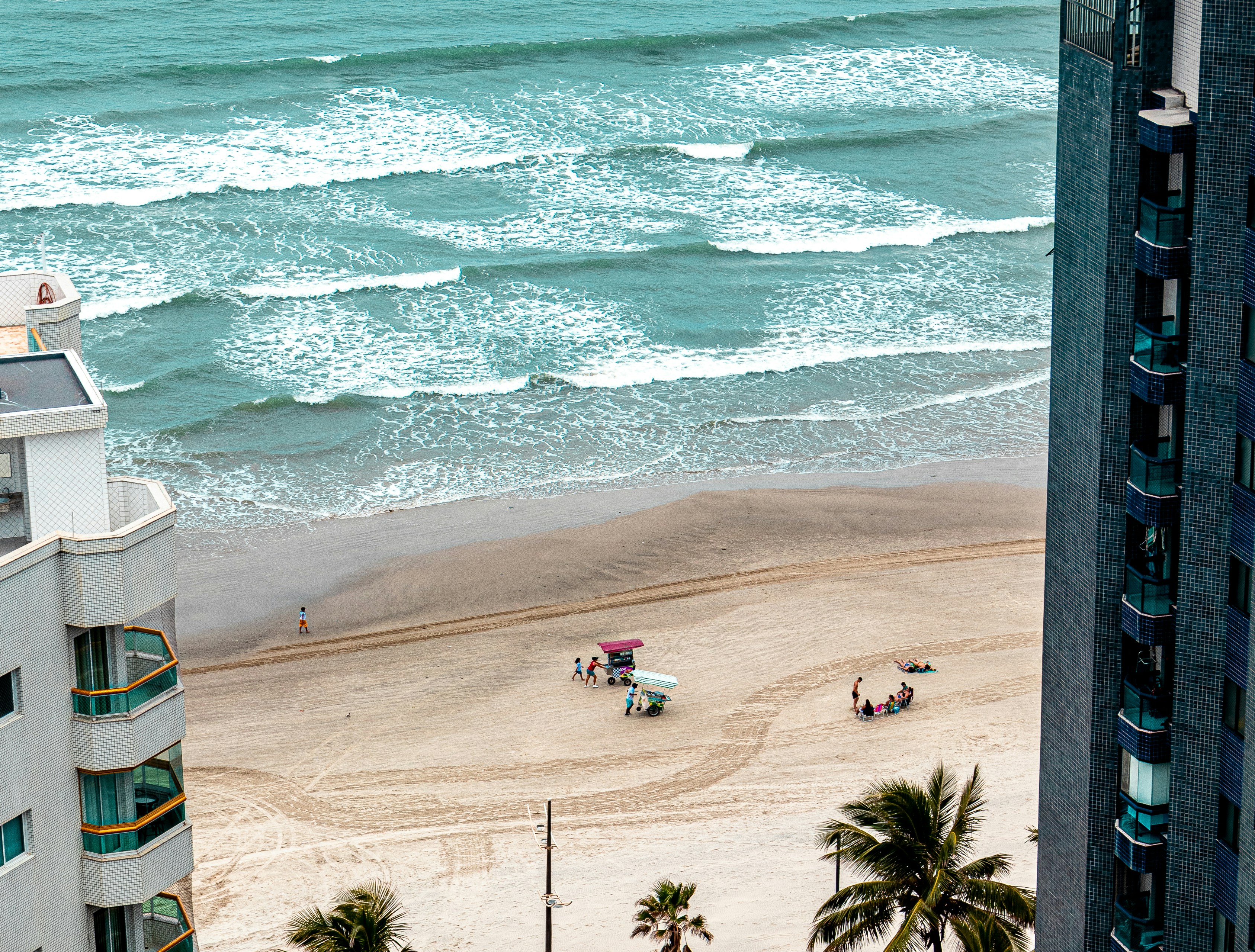 Between Towers and Tide: A Beach Day Framed by City High-Rises