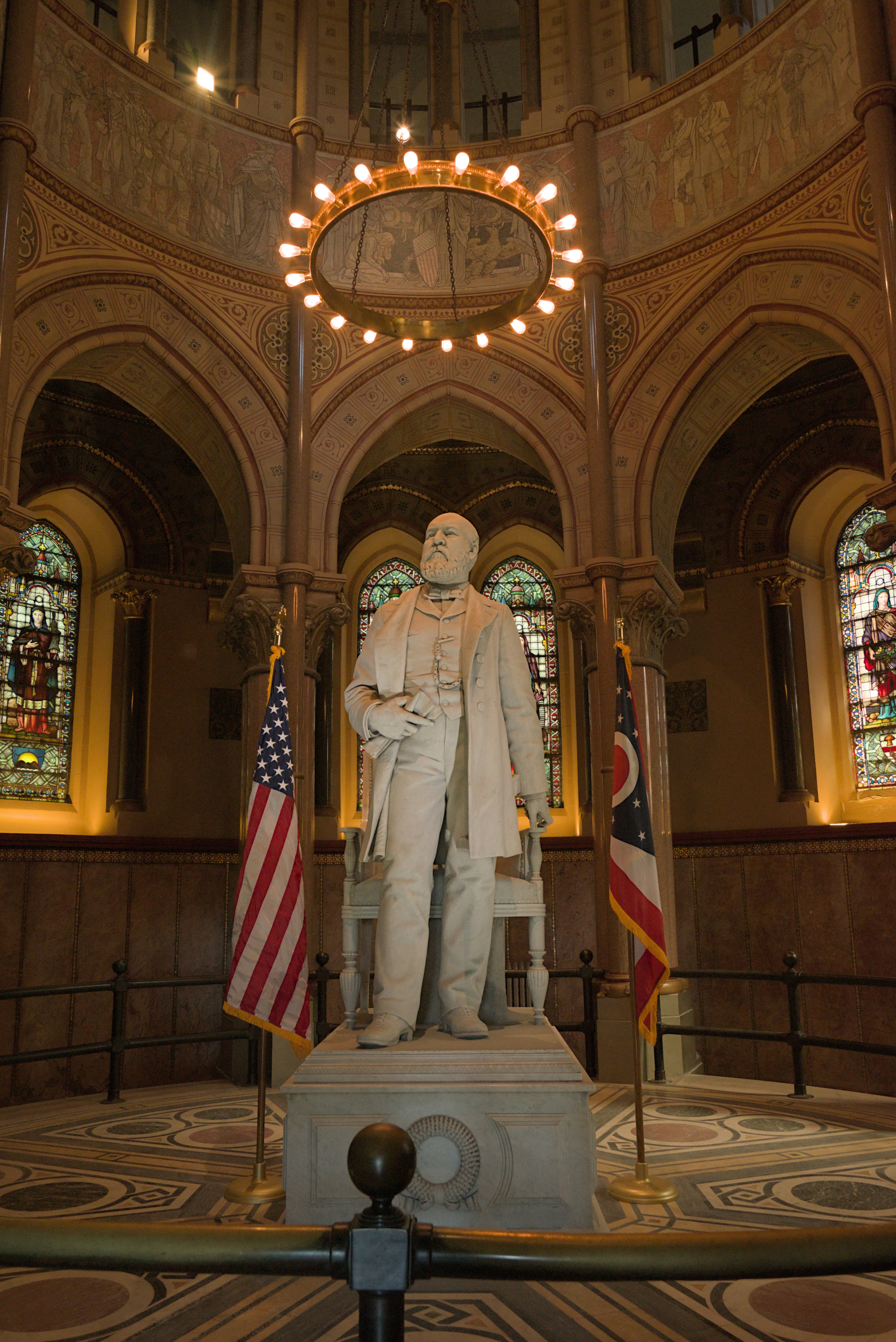 Halo Under Ringlight: Marble Statue in a Grand Rotunda