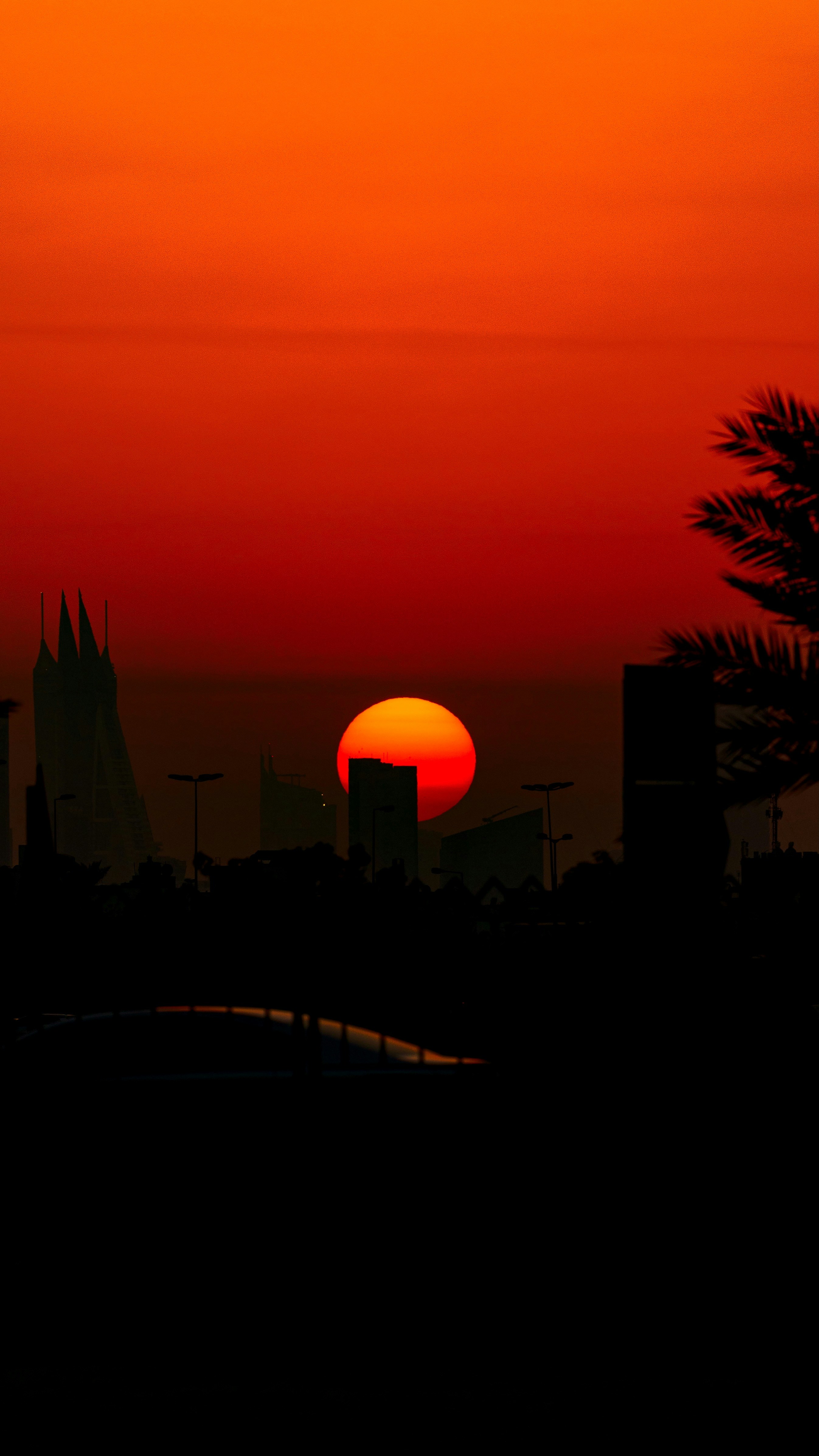 Vibes of Manama 🇧🇭 lights, colors, & rhythm. ✨