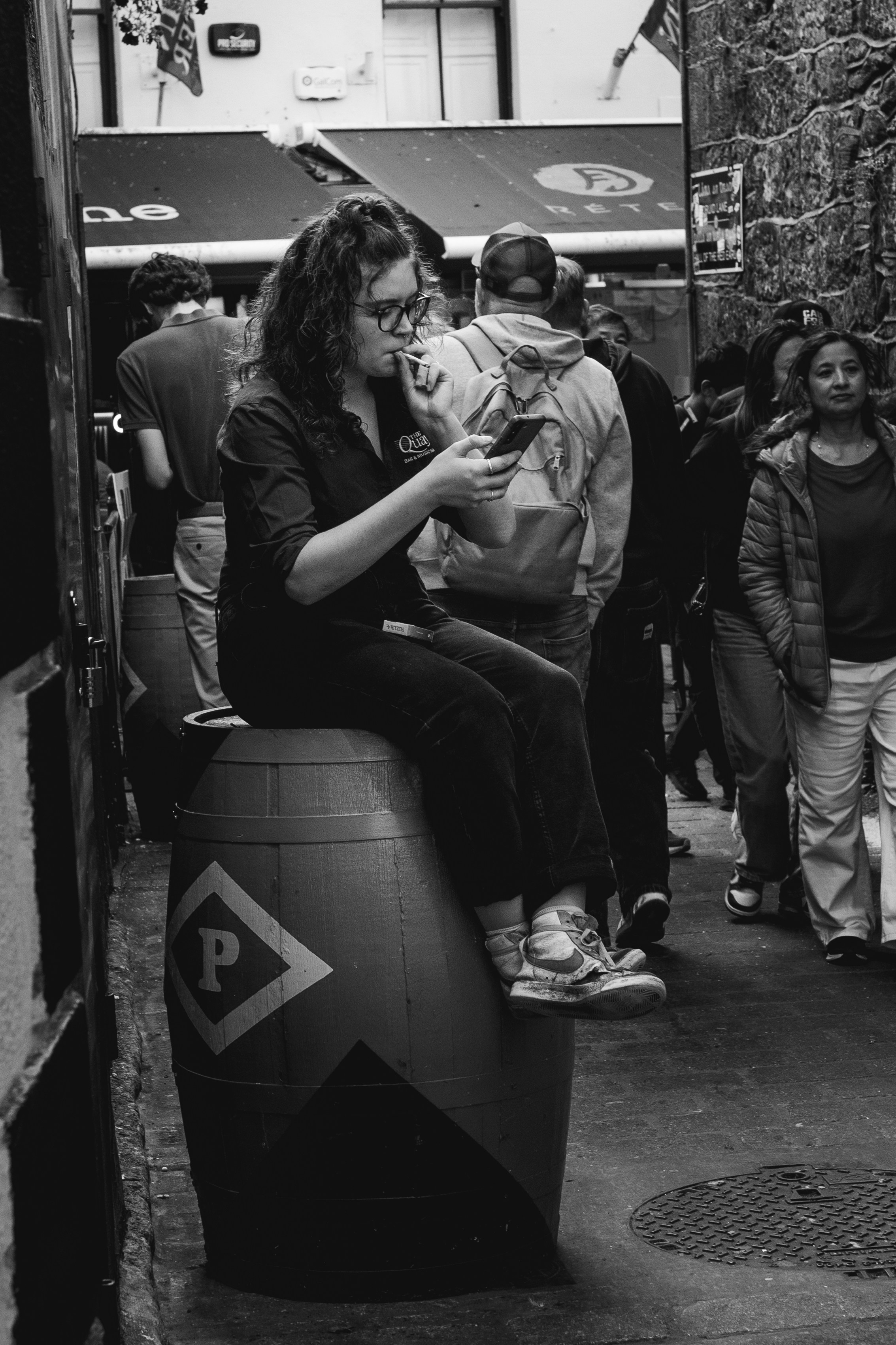 Barrel Corner: A Quiet Focus in a Noisy Street
