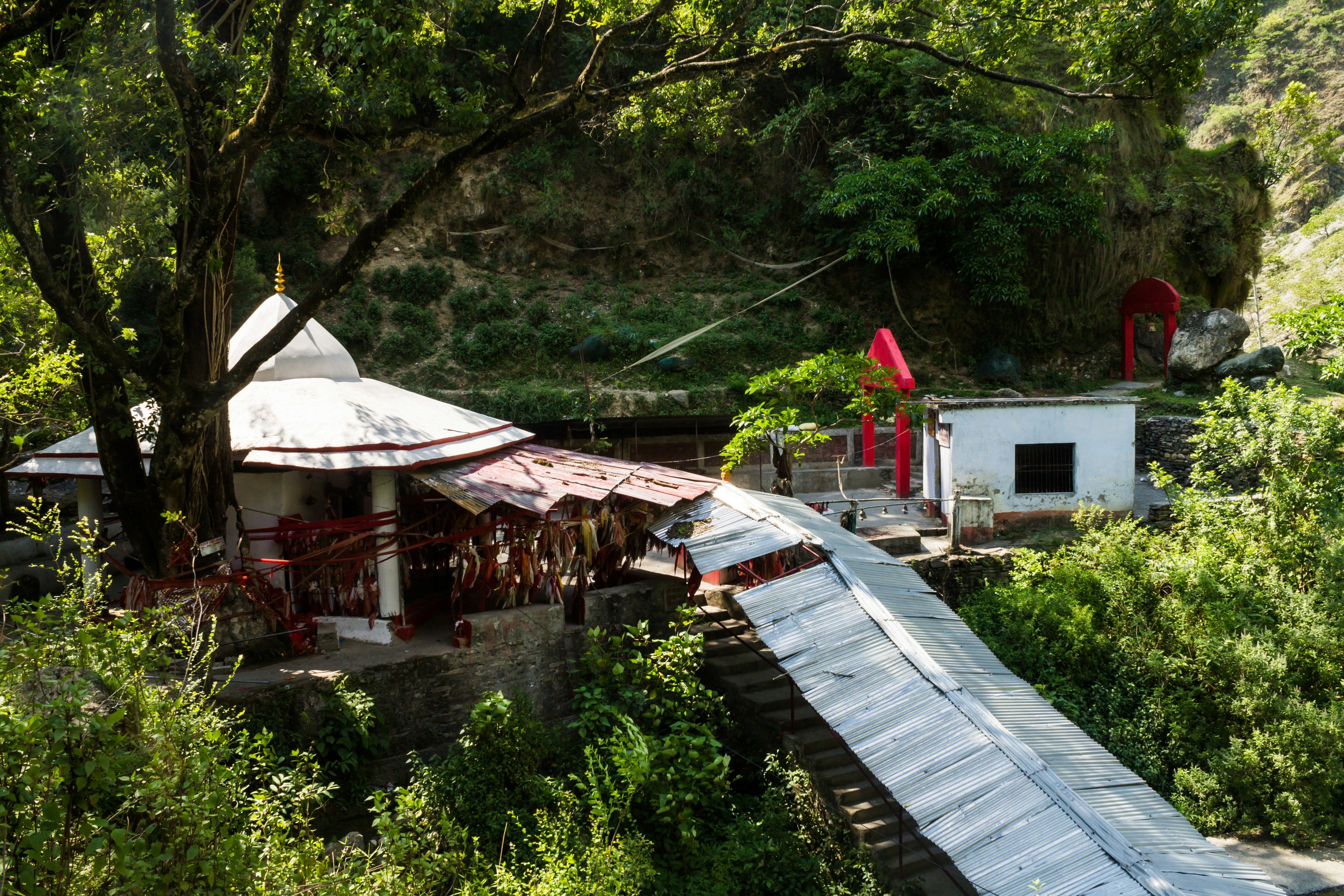 Dome on the Hill: A Temple Complex Along a Winding Ramp