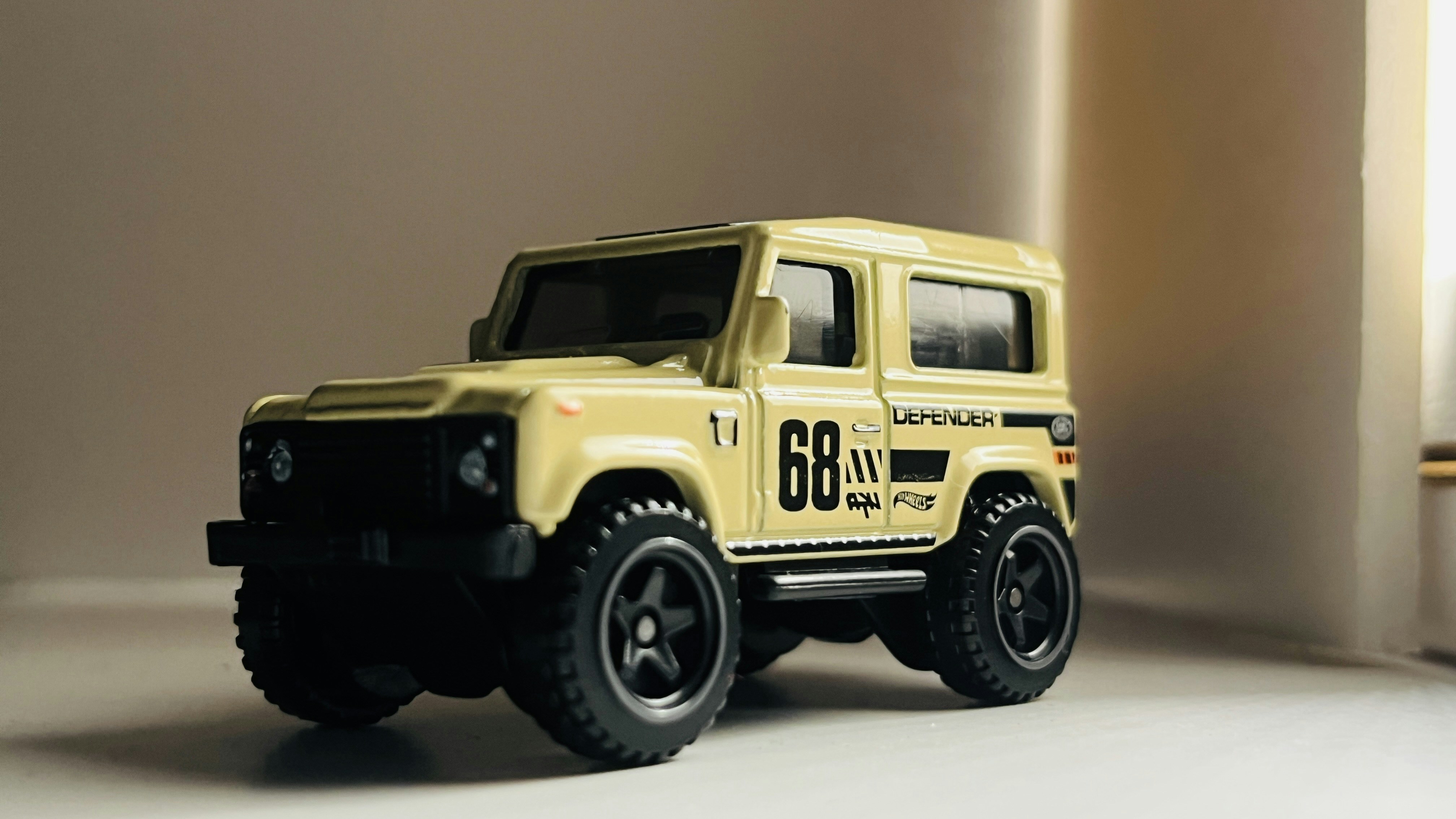 Hotwheels 2025 210/250 Land Rover Defender 90