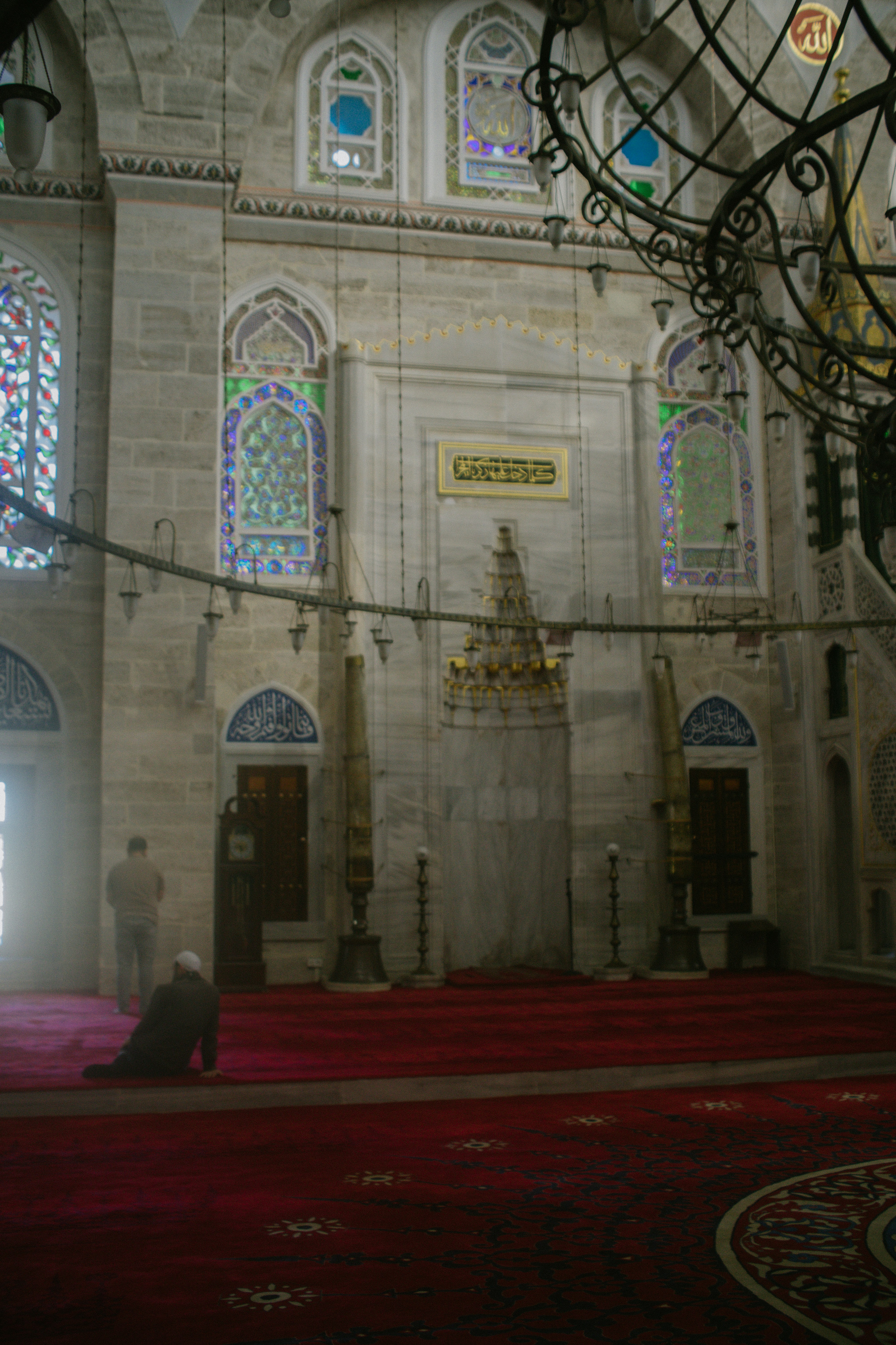 Echoes of Marble and Light in a Grand Mosque Hall