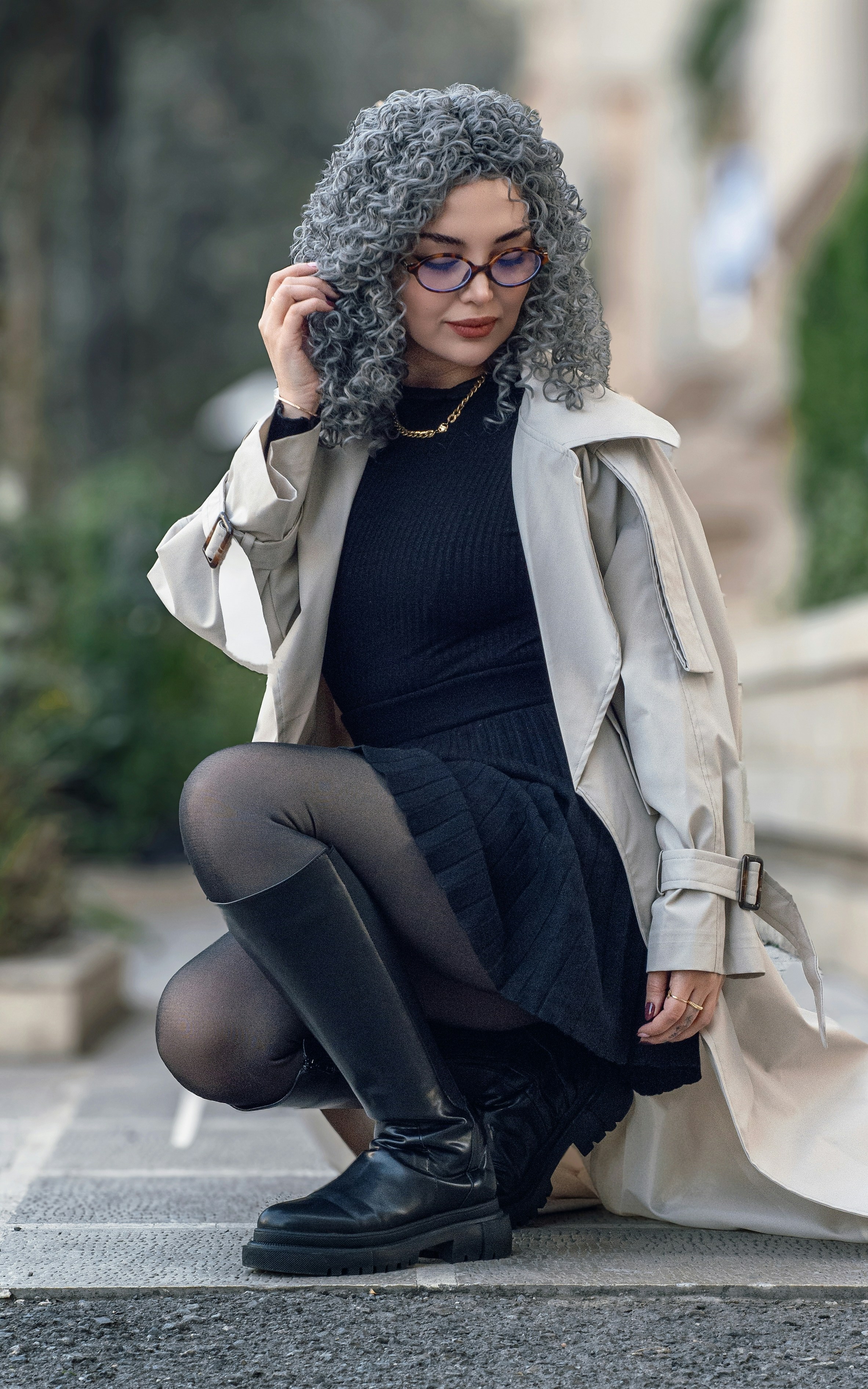 Gray Curls in Neutrals: Poise on City Steps