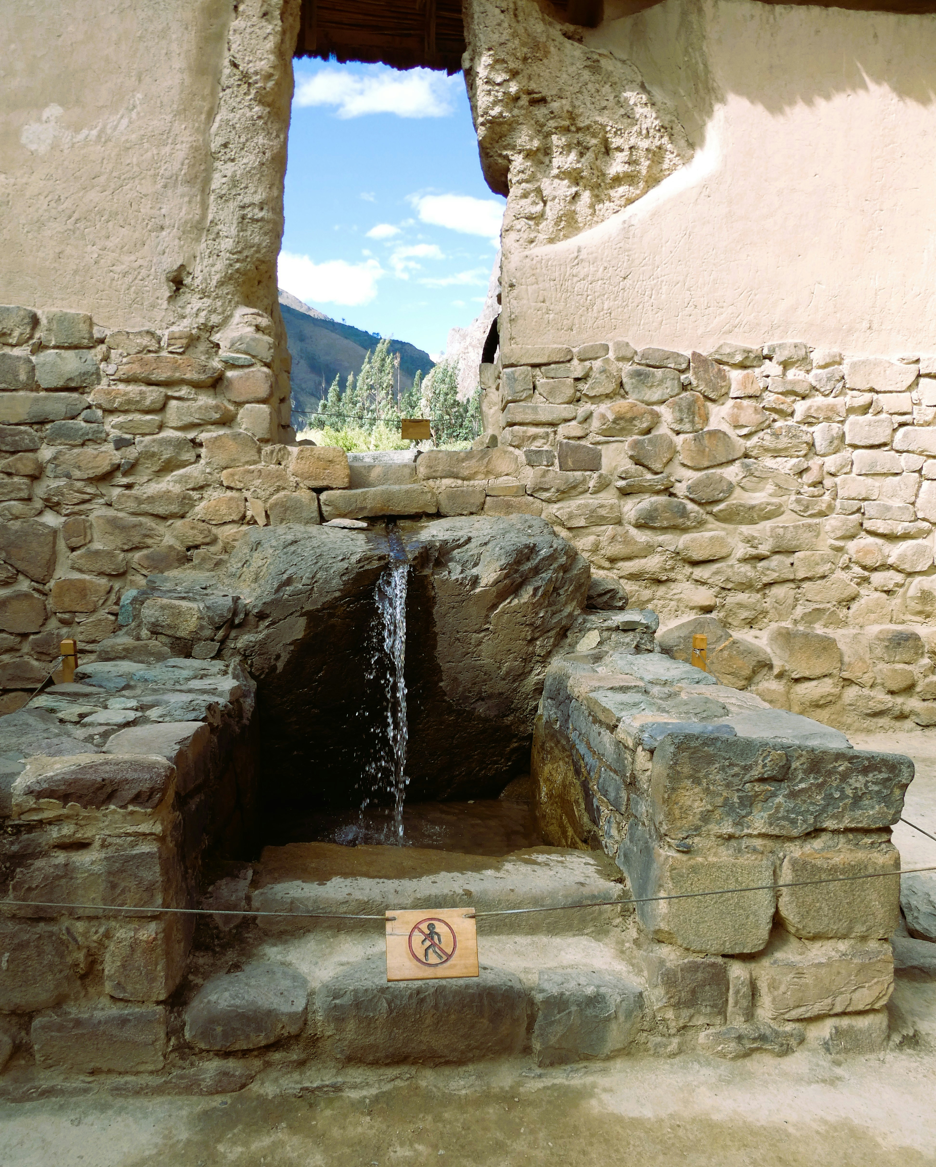 Fountain in the Zona Arqueologica Ollantaytambo, Peru (Inca ruins)
