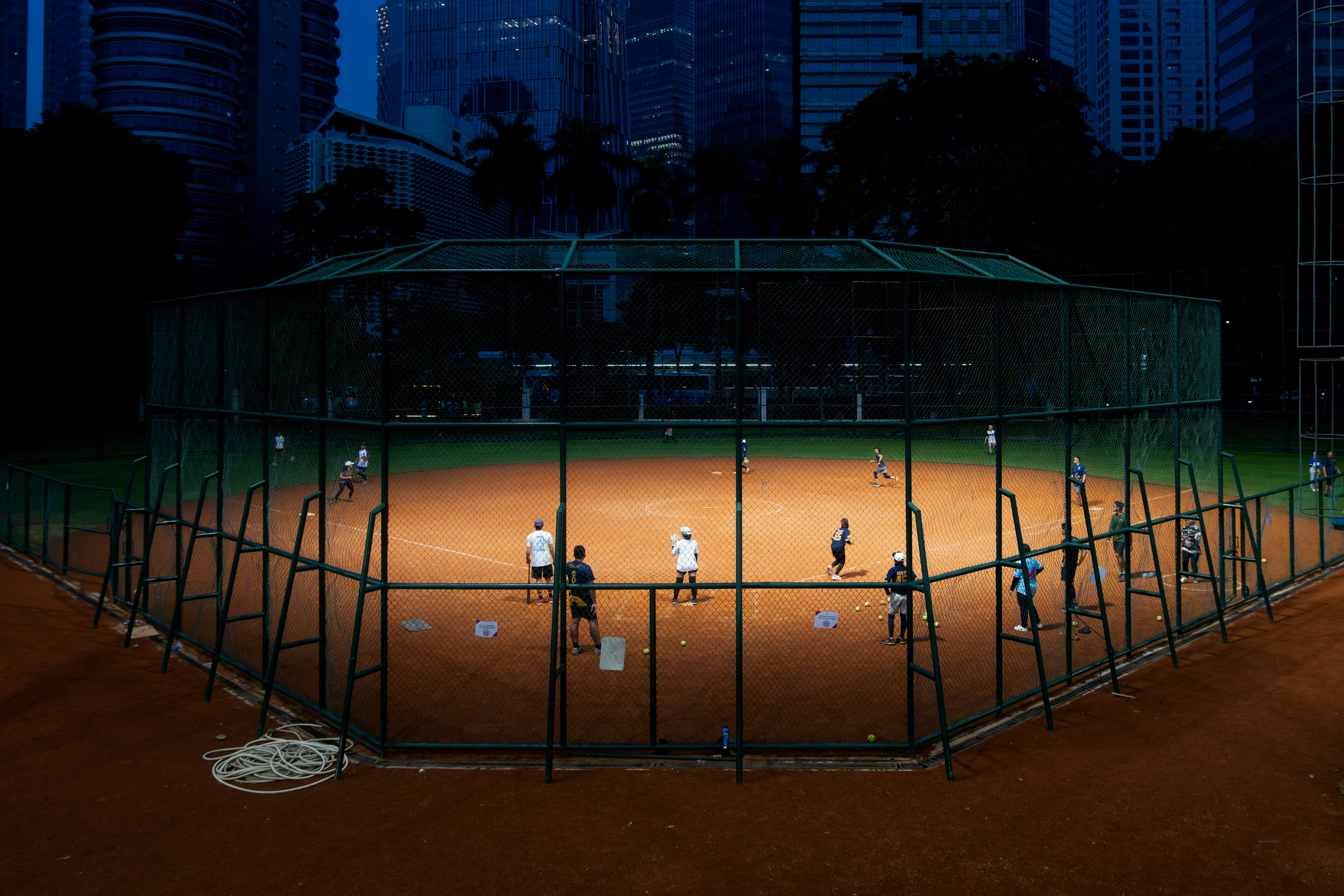 Evening practice under city lights, calm but full of focus.