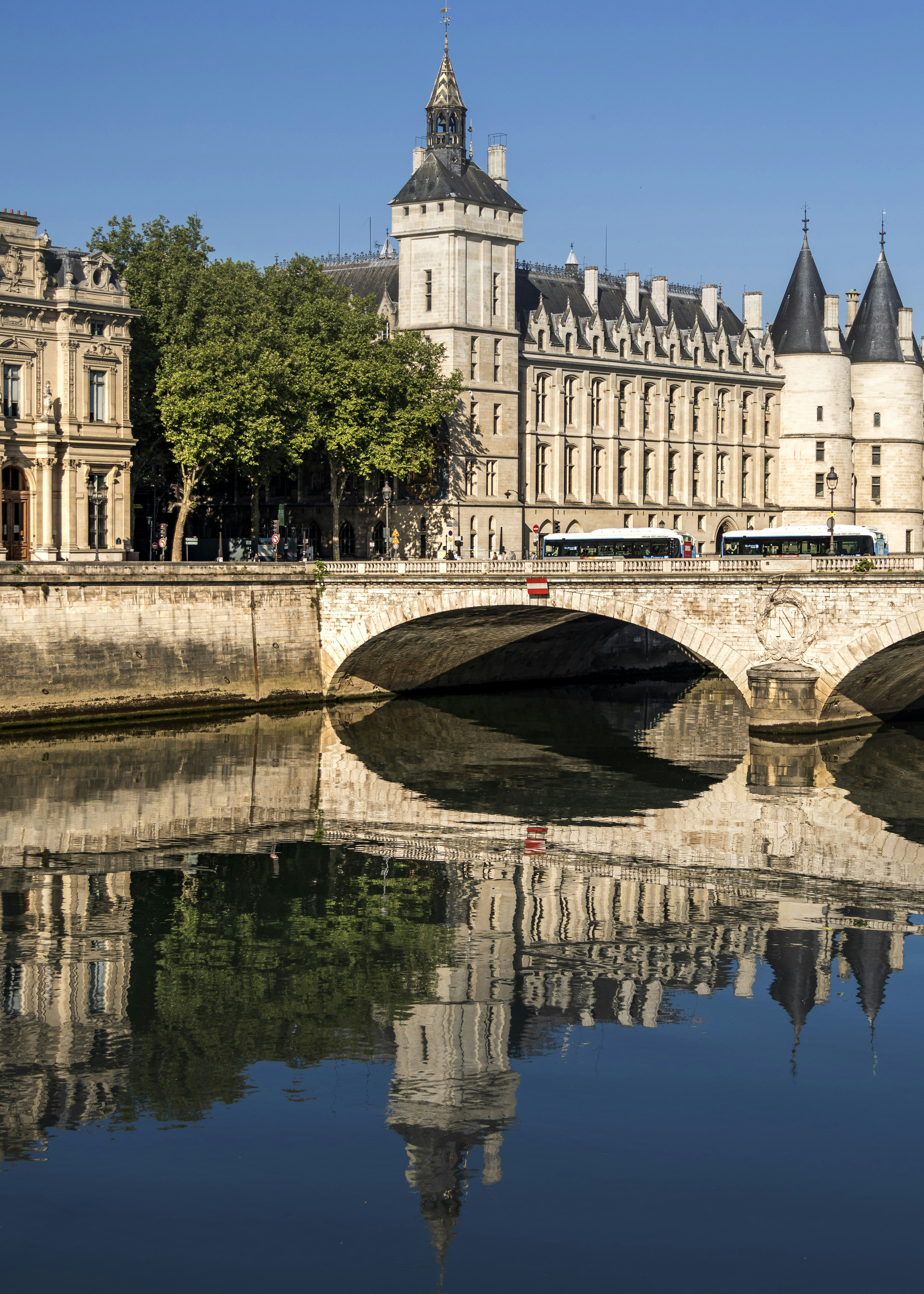Stone Towers and a Calm River: Morning Light on a Historic Riverside