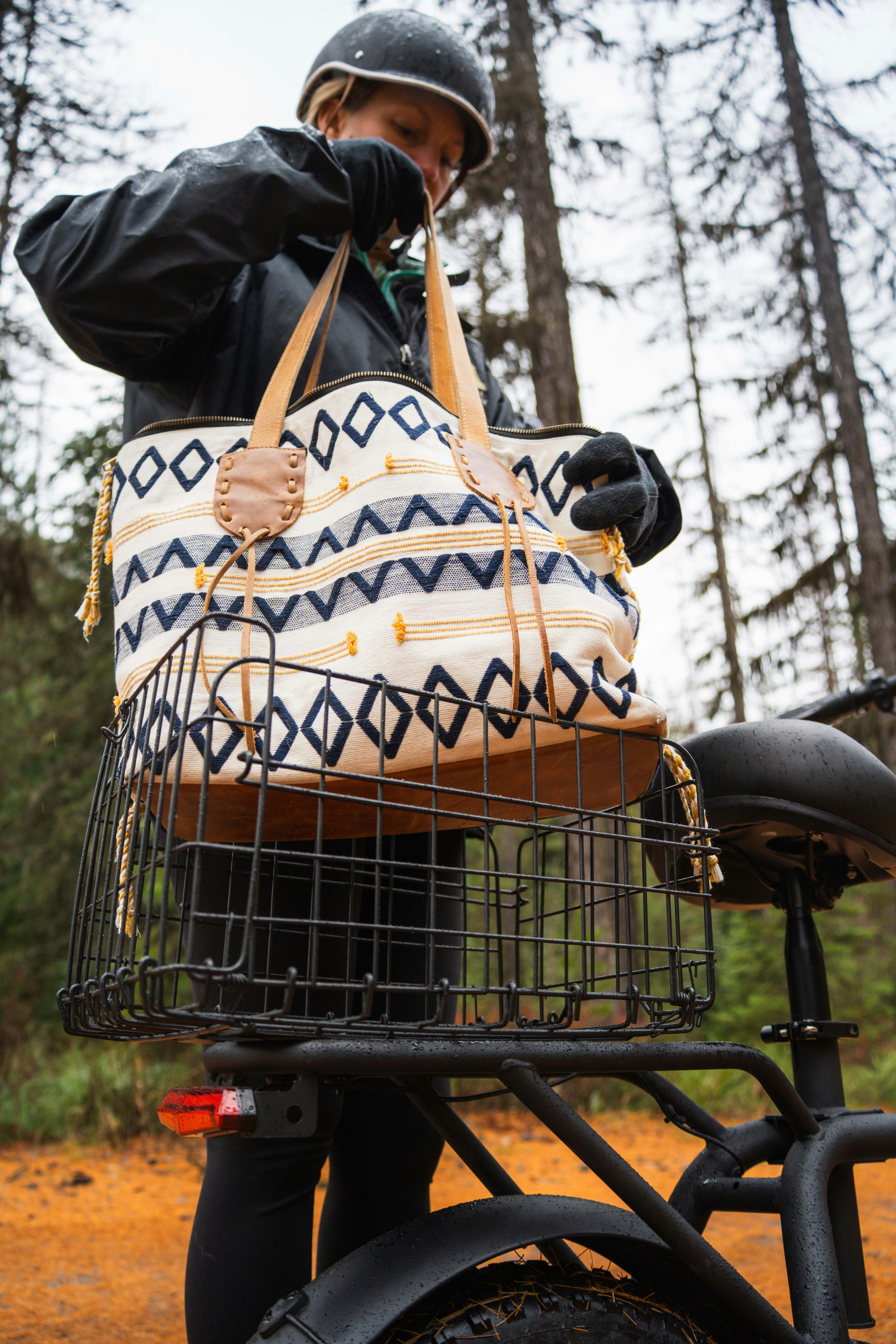 Trailside tote: geometric bag takes the front seat on a forest bike ride