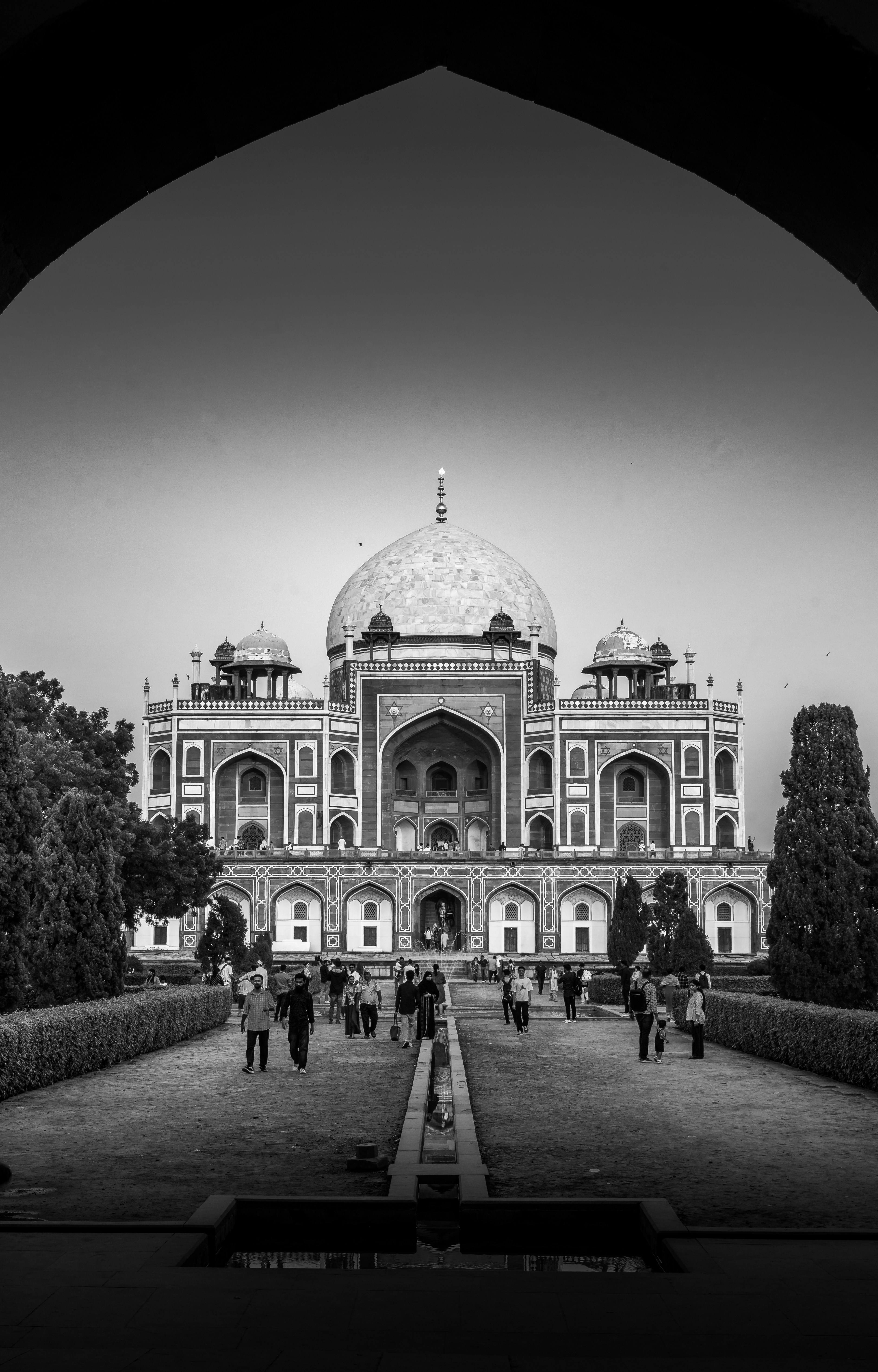 Symmetry Under the Mughal Dome