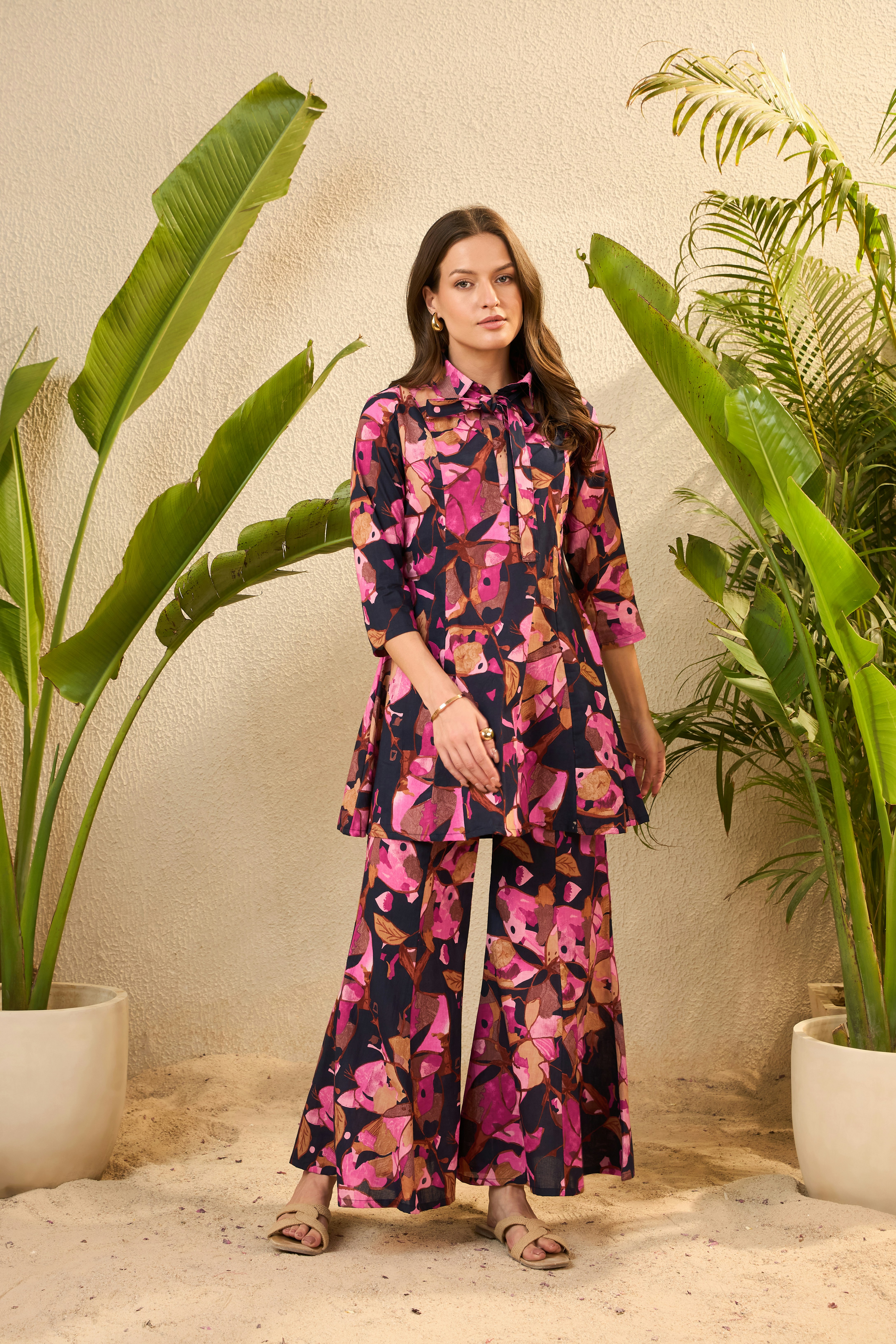 Tunic and straight-pant co-ord silhouette styled for a slimming and elongating effect. A thoughtful balance of modesty and elegance, flattering every body type while keeping comfort intact.