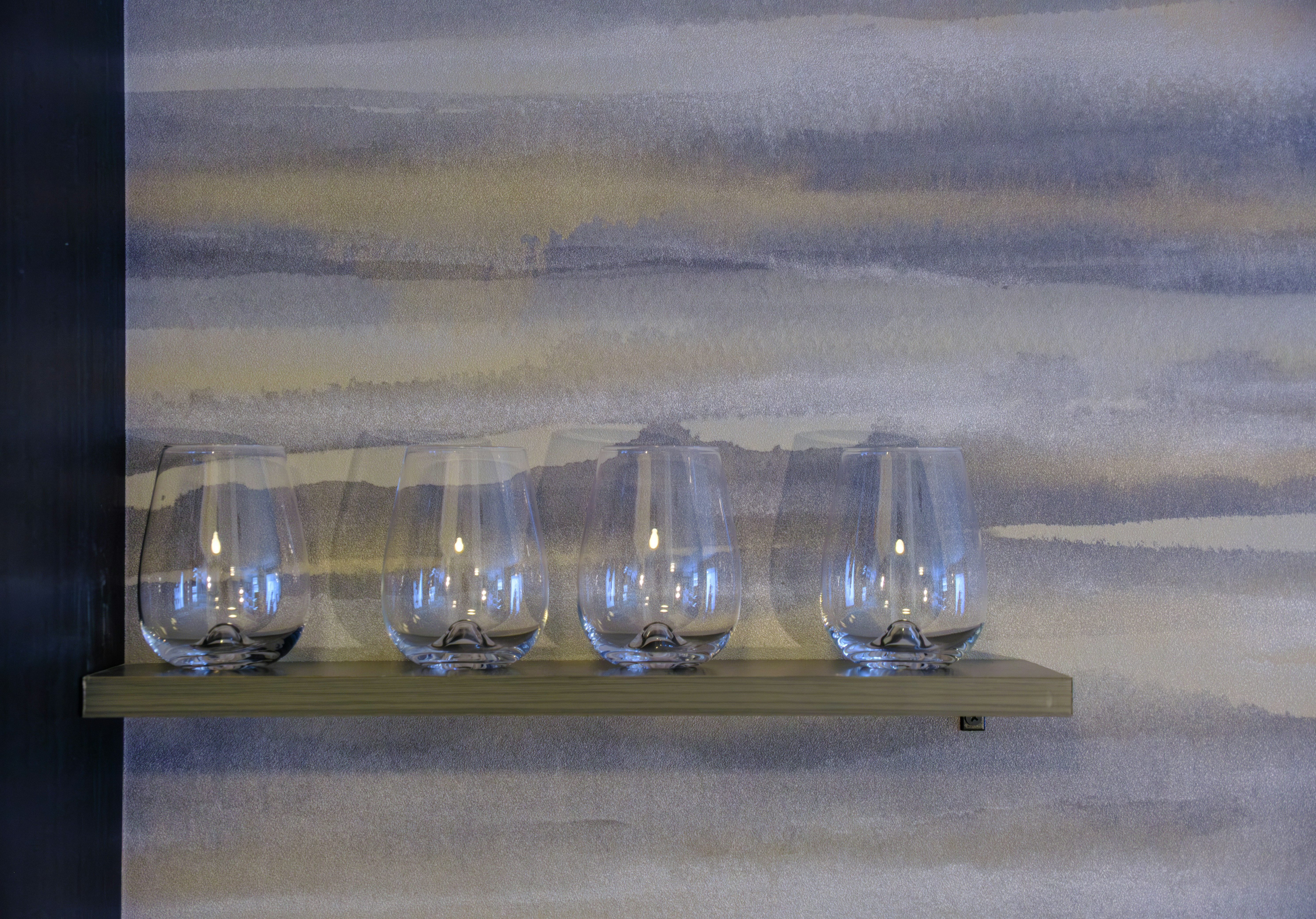 Floating Glasses on a Minimal Shelf