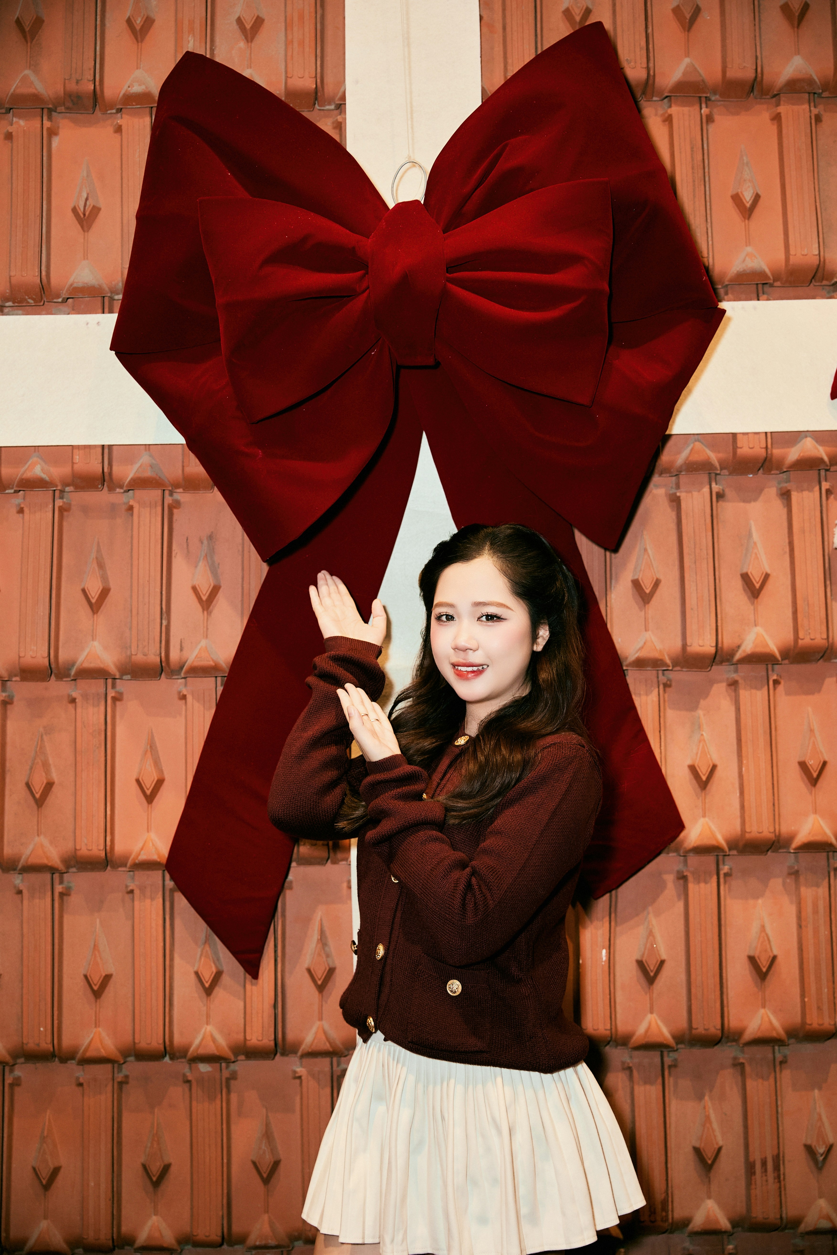 Vietnamese girl posing on Christmas day