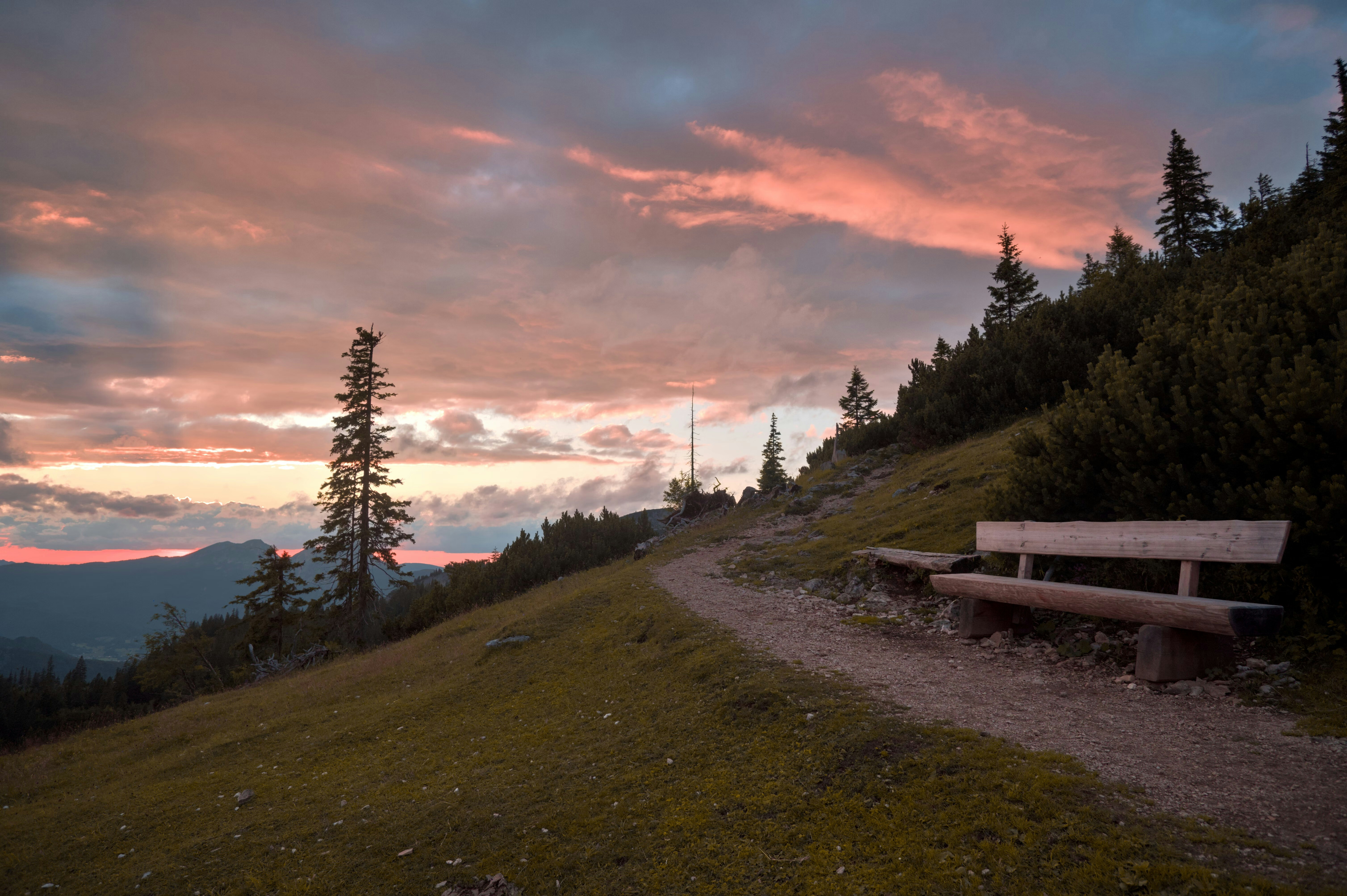 Horizon Path: Sunset Trail by a Quiet Ridge