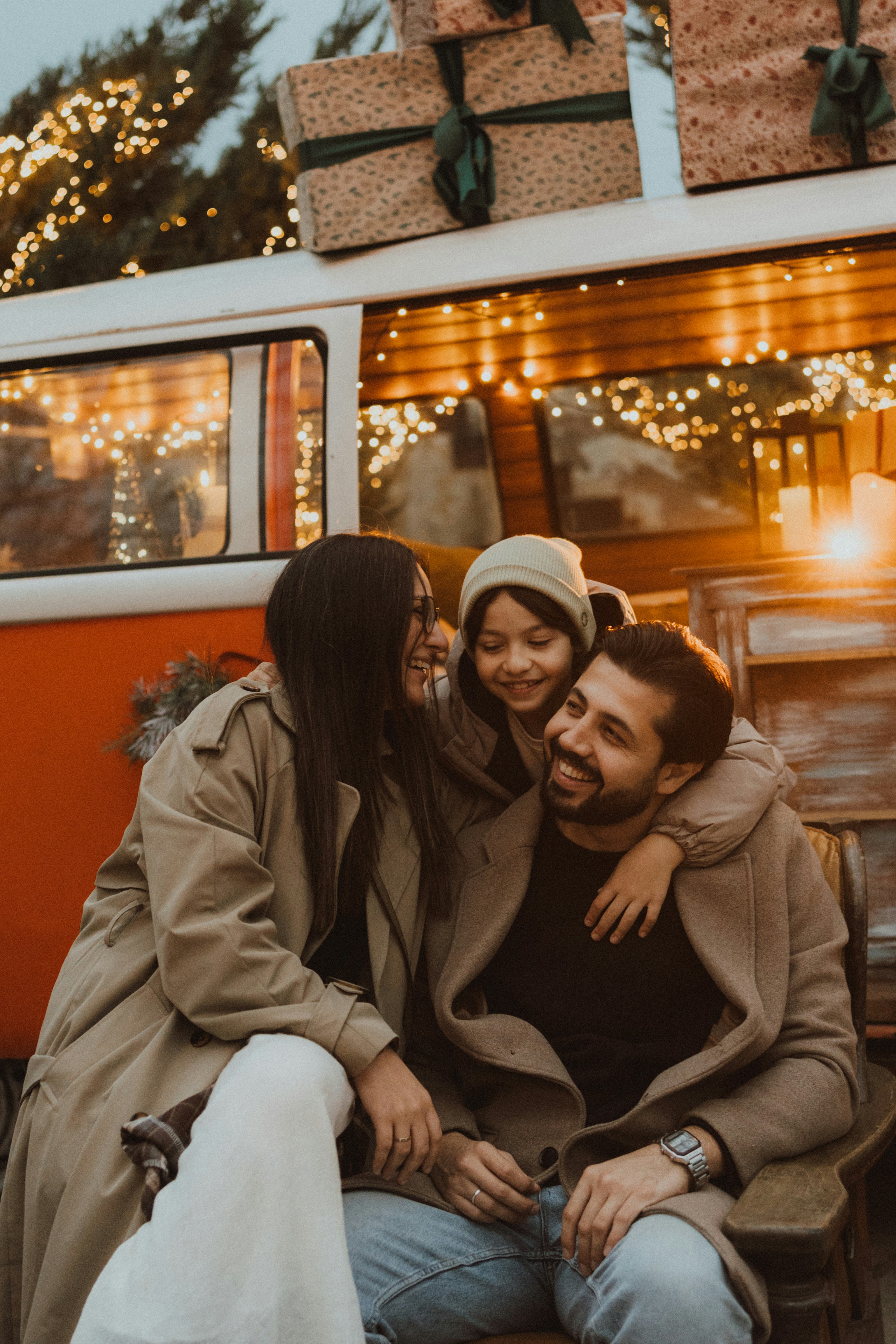 Cozy Christmas Carriage: A Shared Moment Under Festive Lights