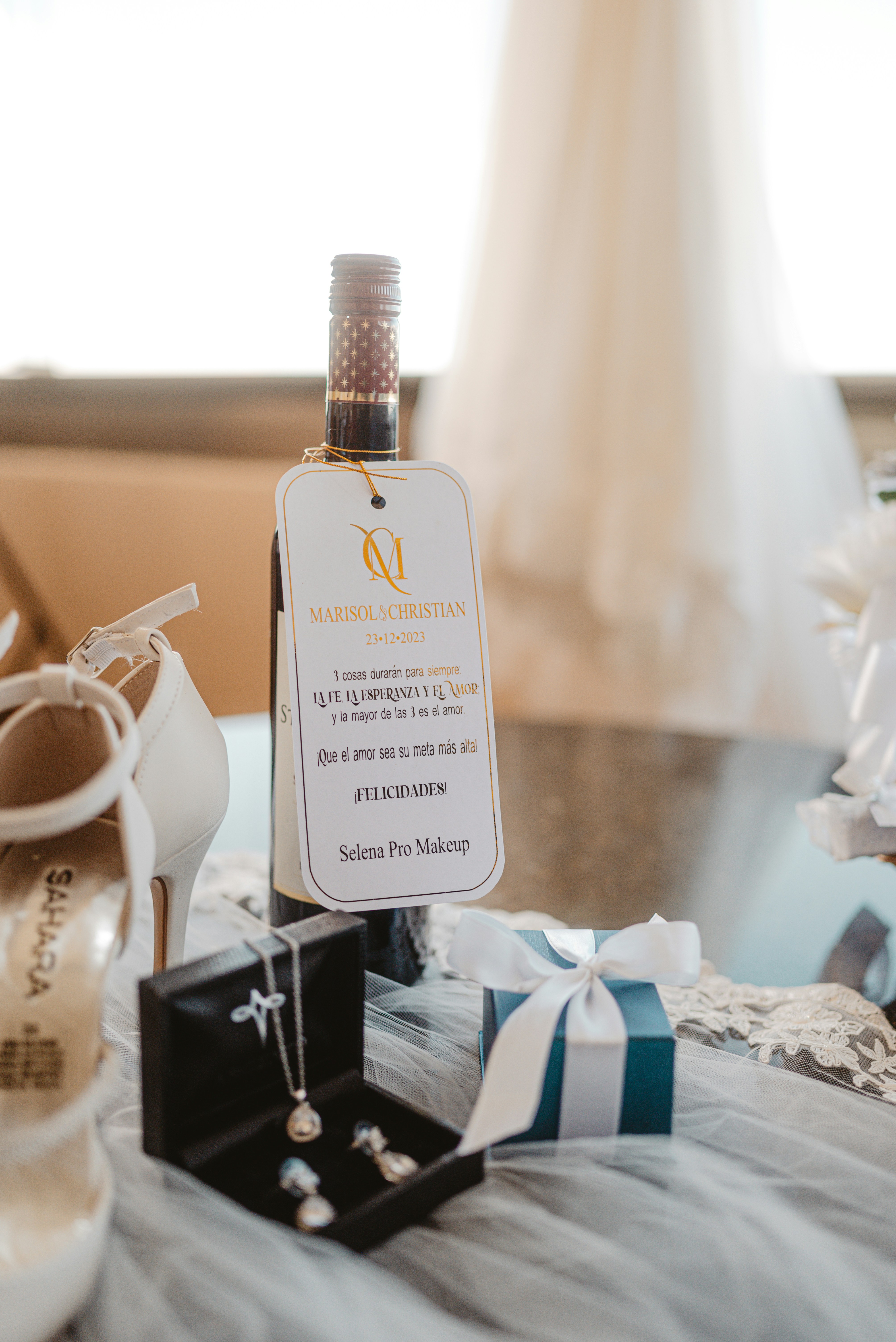 Wedding Spark: A Bottle Tag with Bespoke Gifts