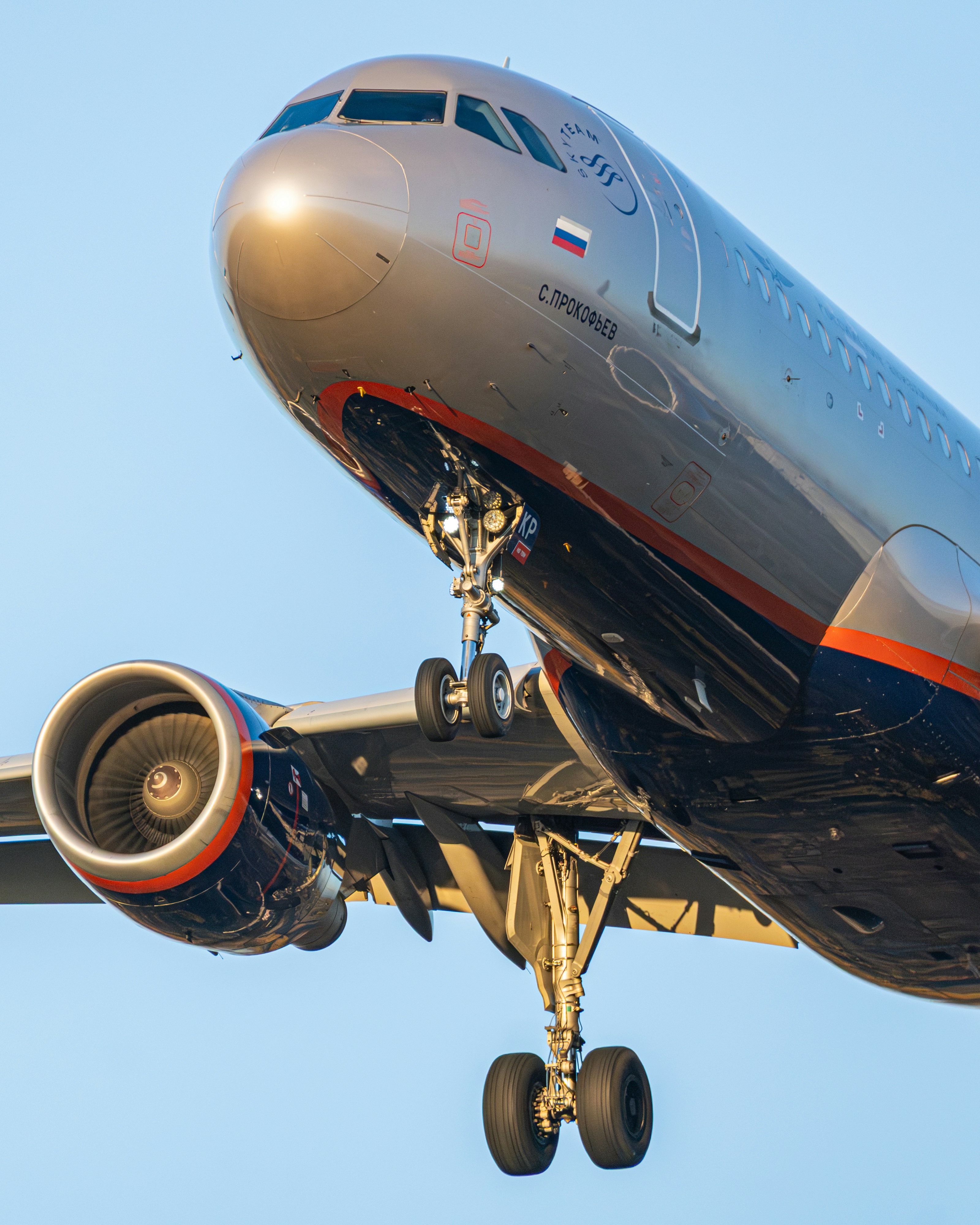 Nose-First Landing: A Portrait of Precision on the Tailcone