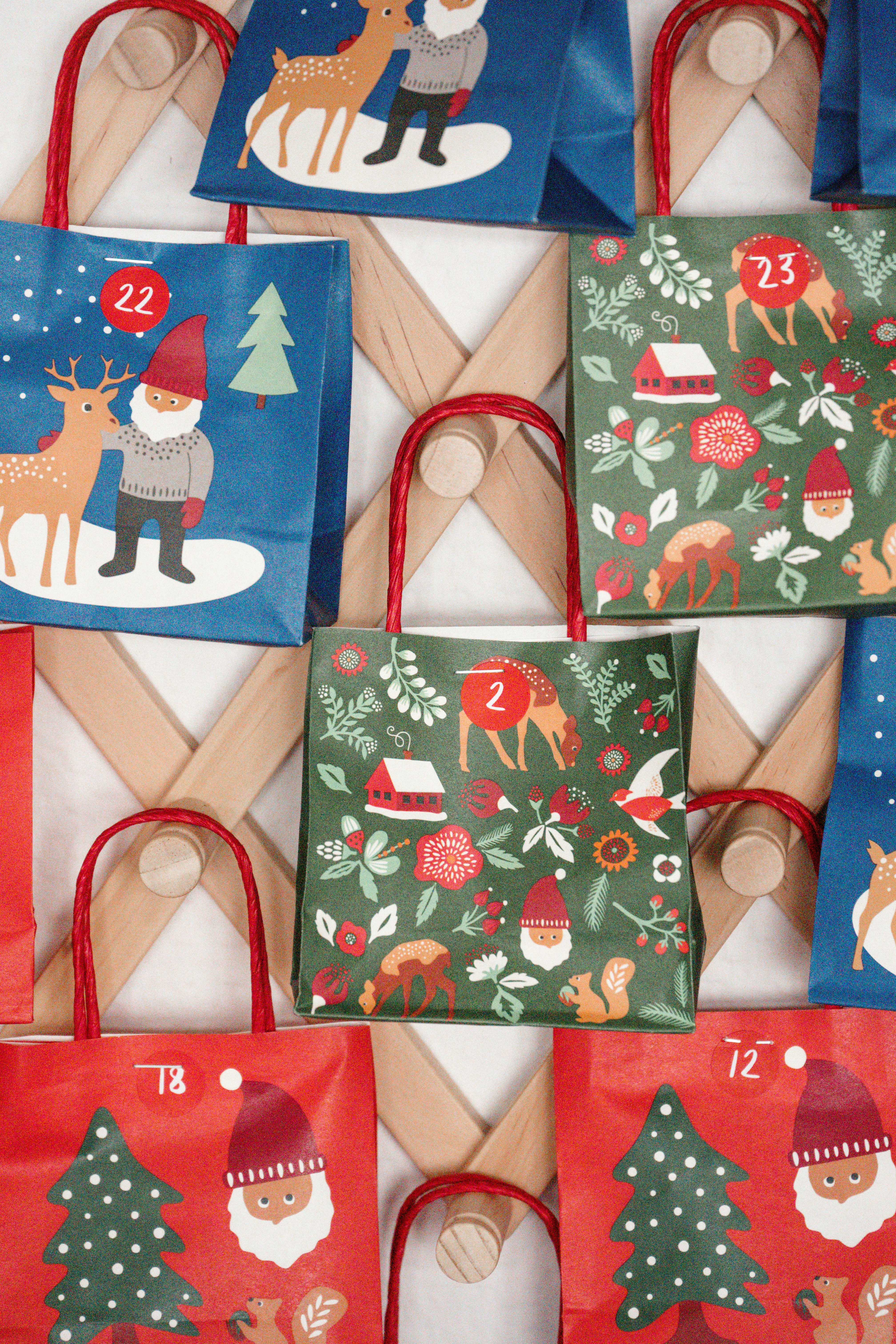 Gift Tags and Winter Scenes: A Tapestry of Holiday Bows