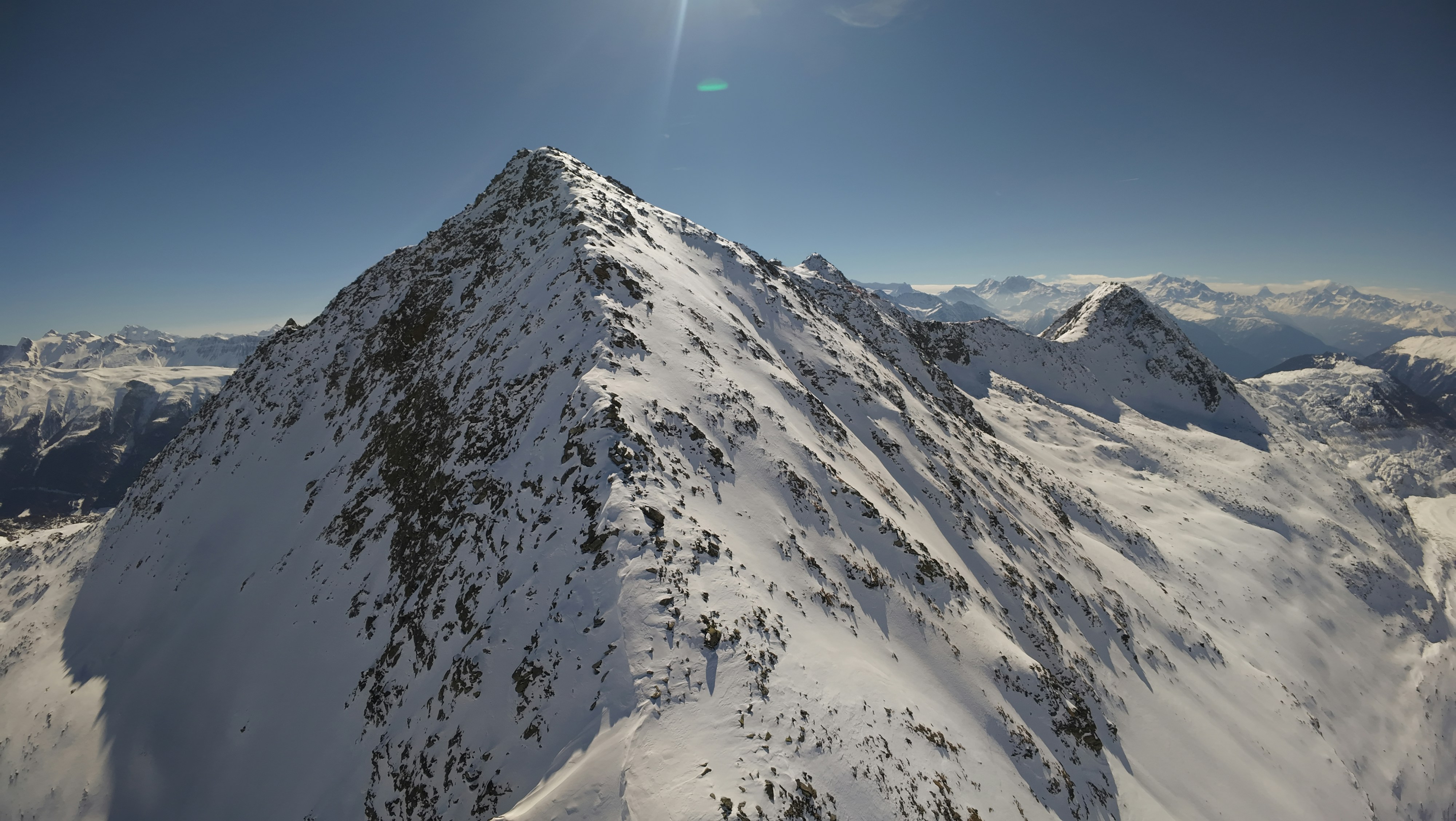 Take a look at all my pictures and videos on my website. https://droneinterieur.nl/