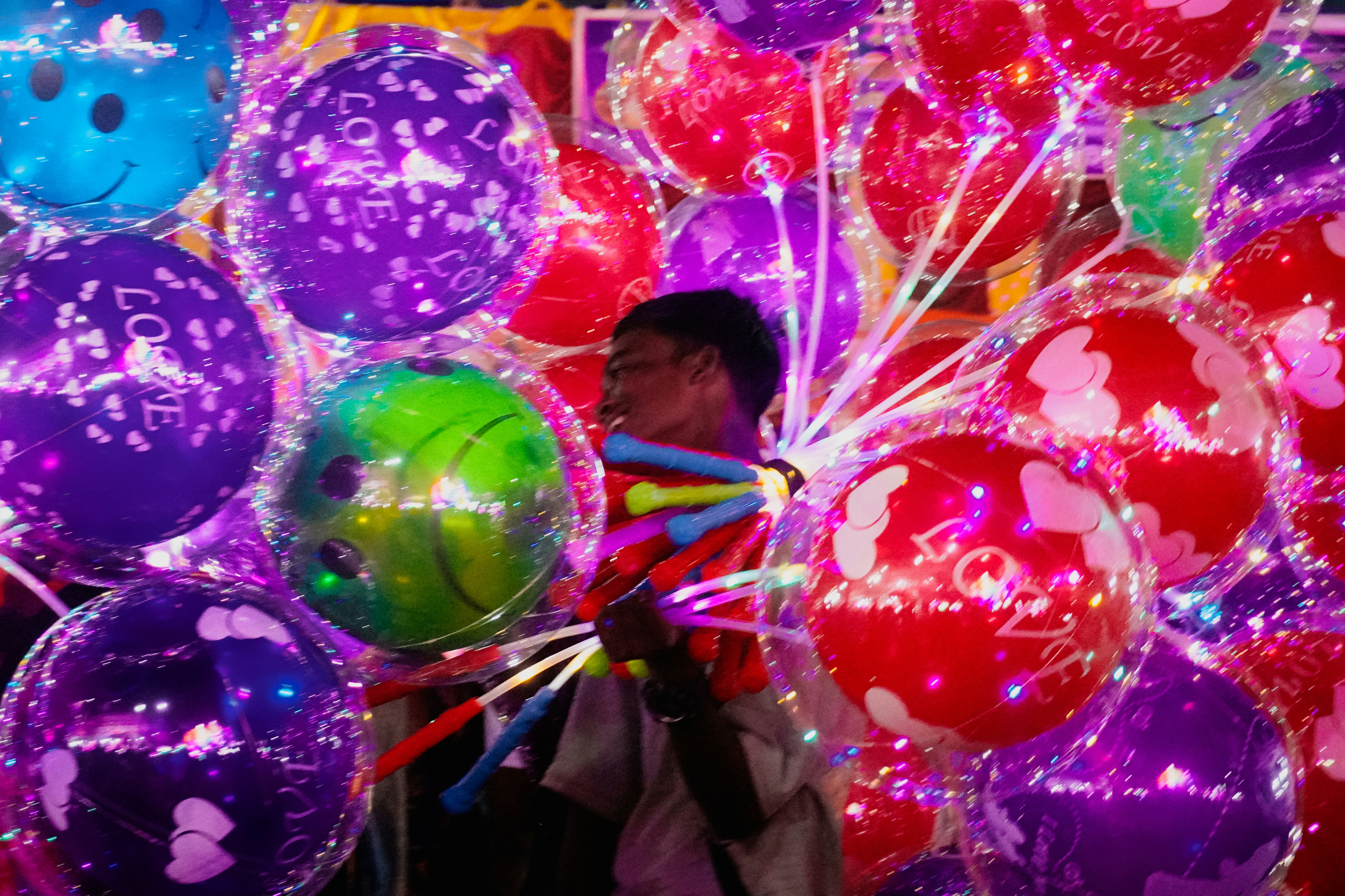 Red Balloons Pictures | Download Free Images on Unsplash