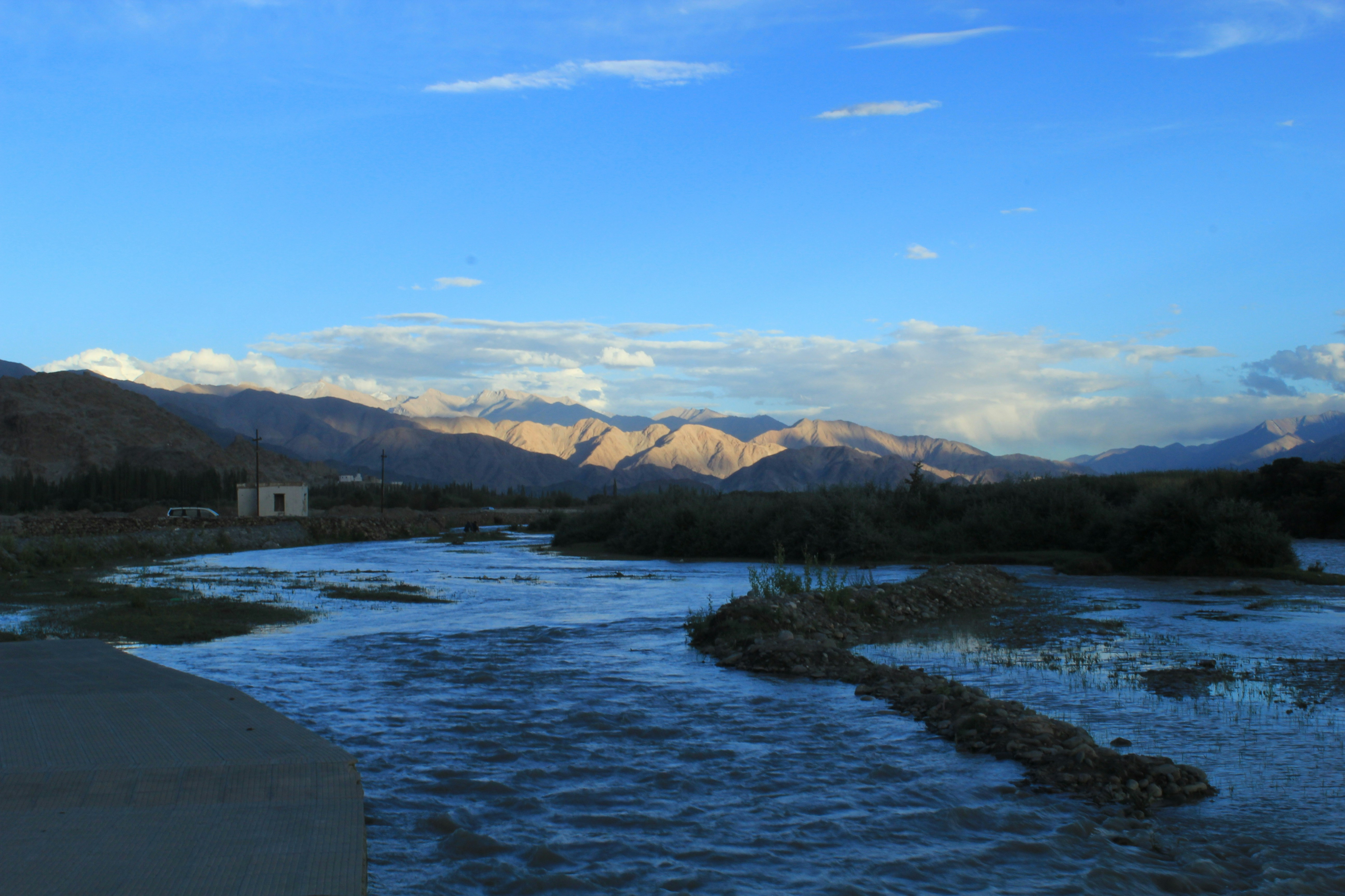 Snake river flowing through swan valley.