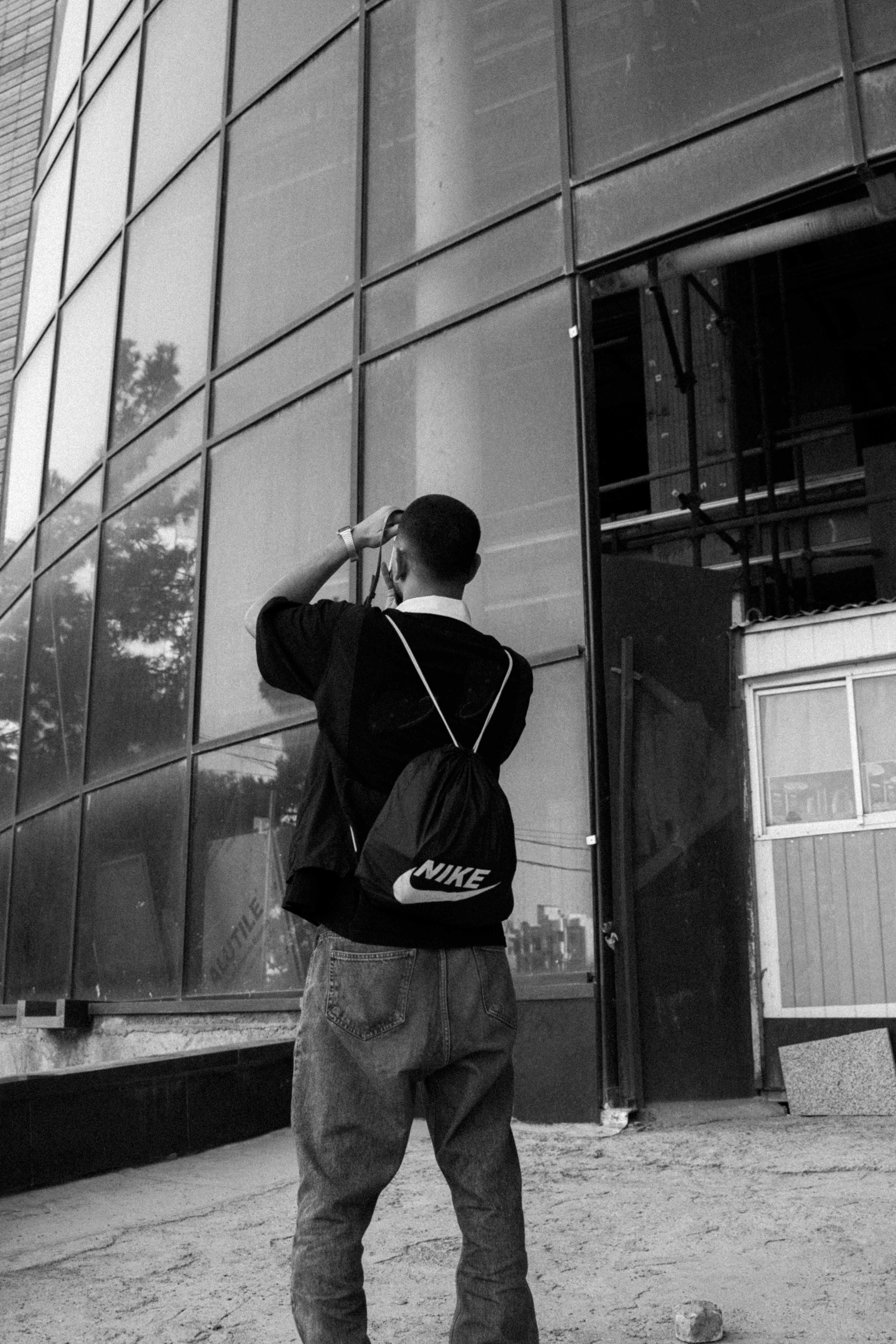 Urban Gaze: A Shot at the Glass Facade