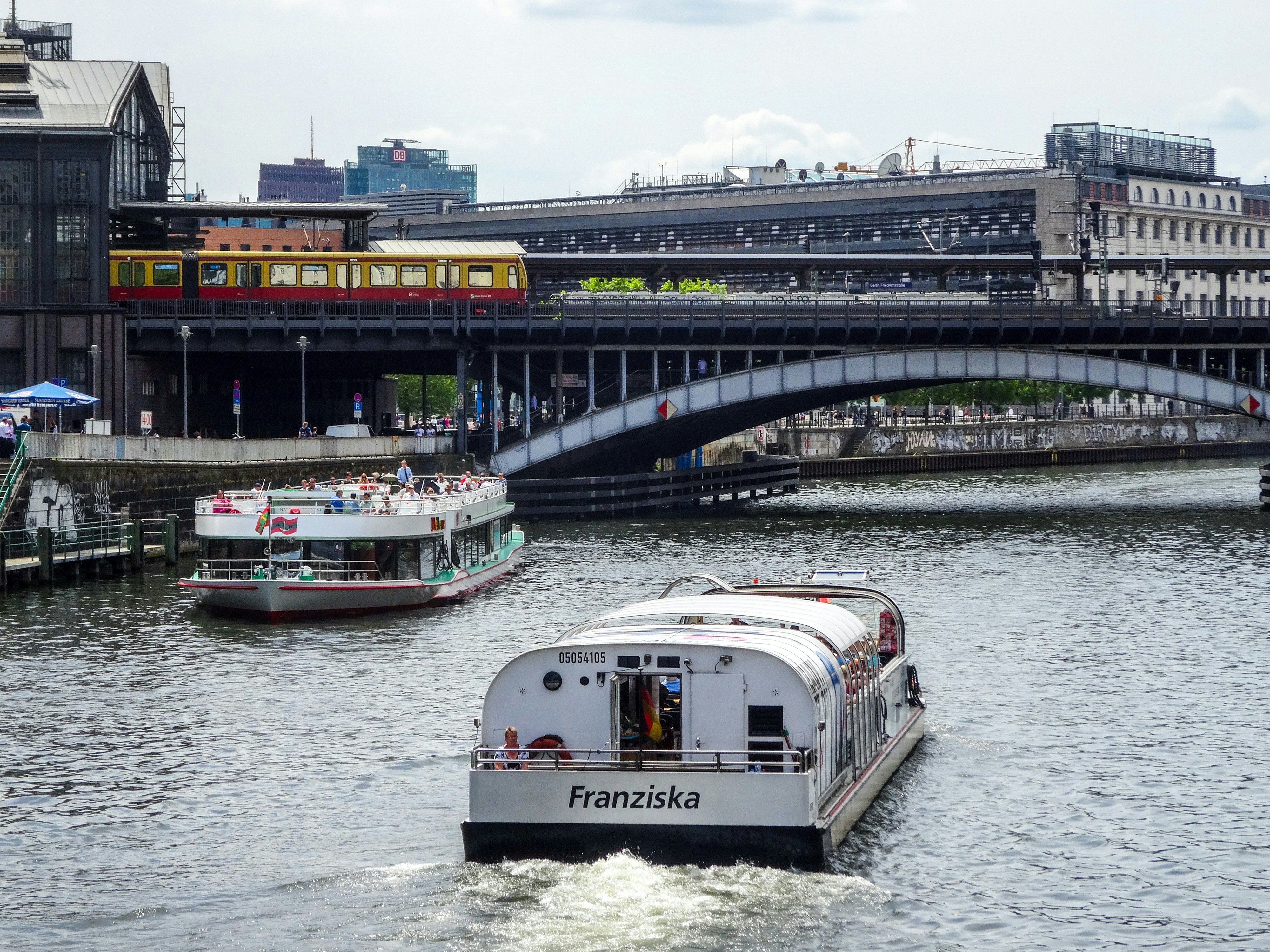 Franziska’s River Tour under City Rail